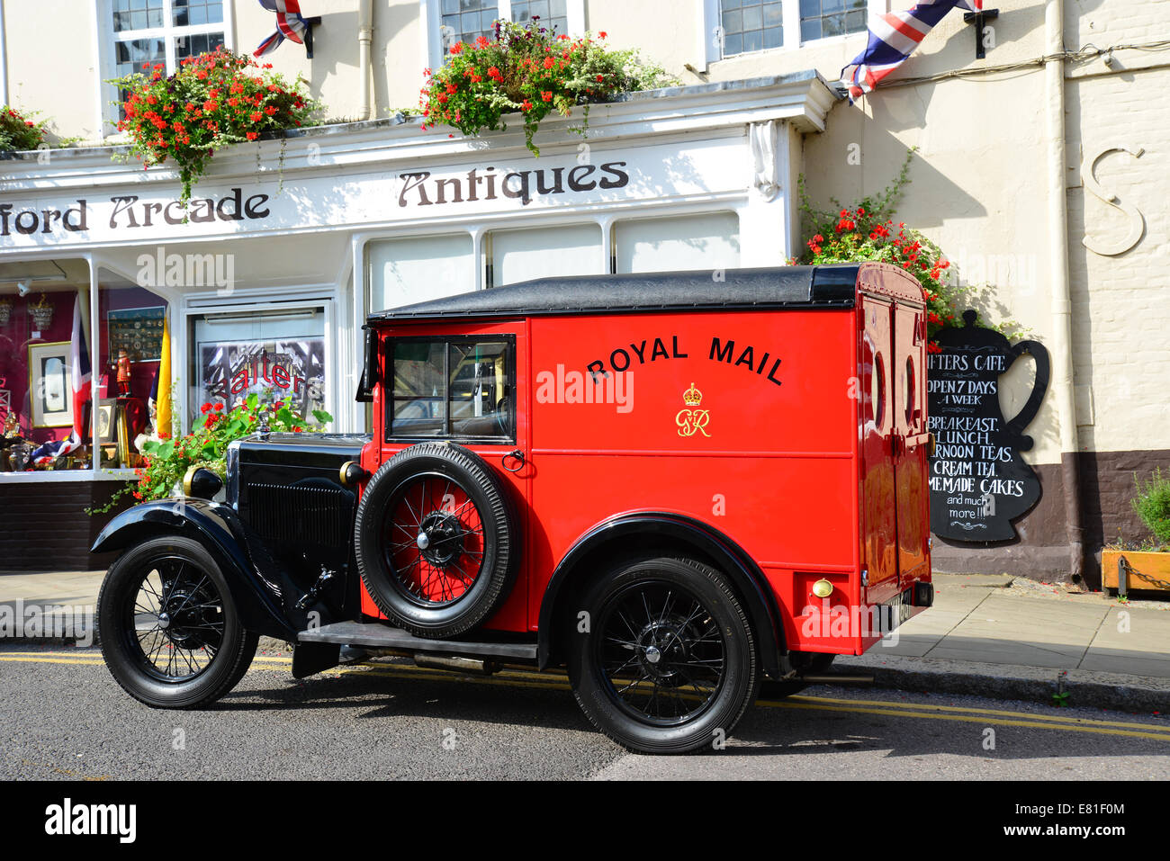 Classic Morris Minor Royal Mail van, High Street, Hungerford, Berkshire ...