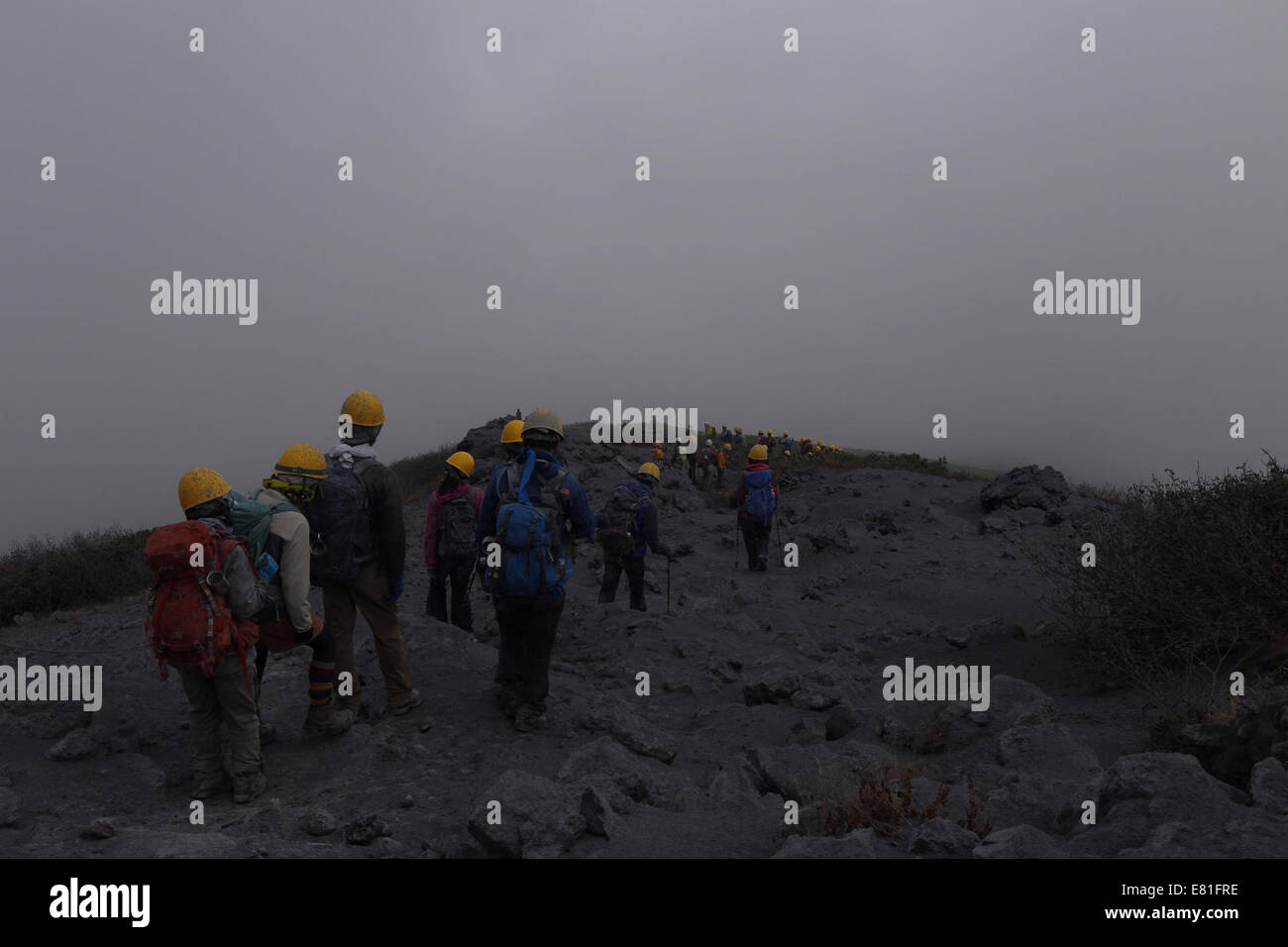 EXCLUSIVE CONTENT: Mount Ontake, September 27, 2014 - Eyewitness images ...