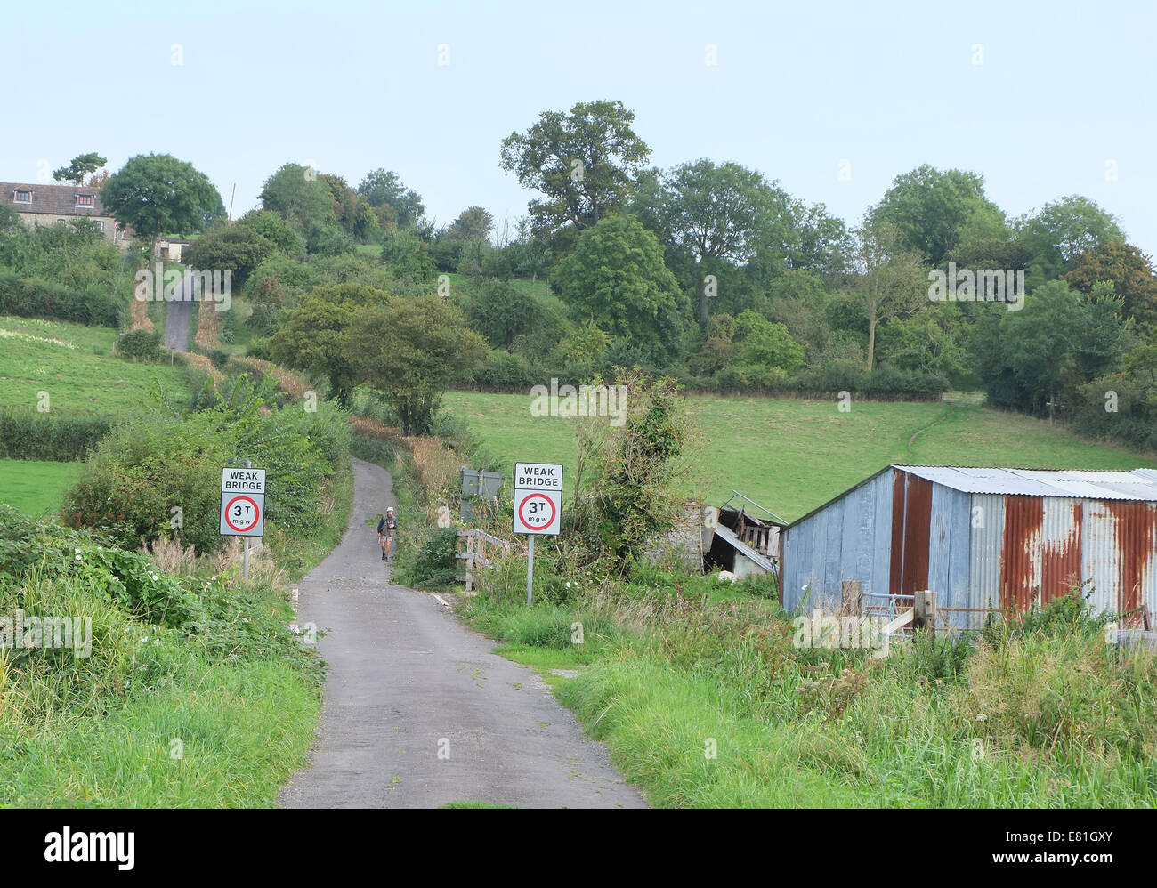 Hump back road bridge hi-res stock photography and images - Alamy