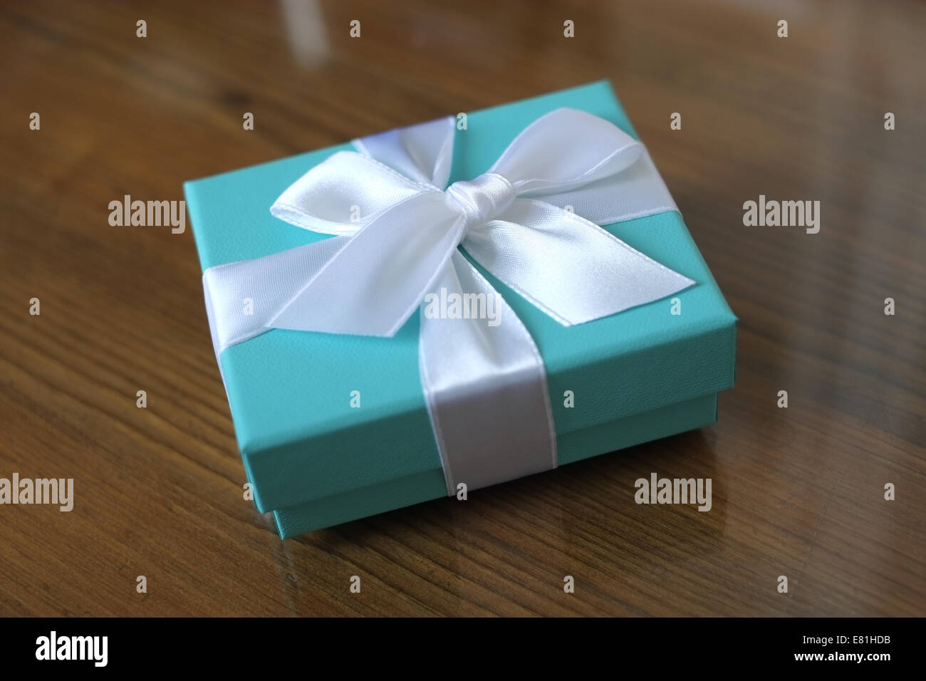 Tiffany box hi-res stock photography and images - Alamy