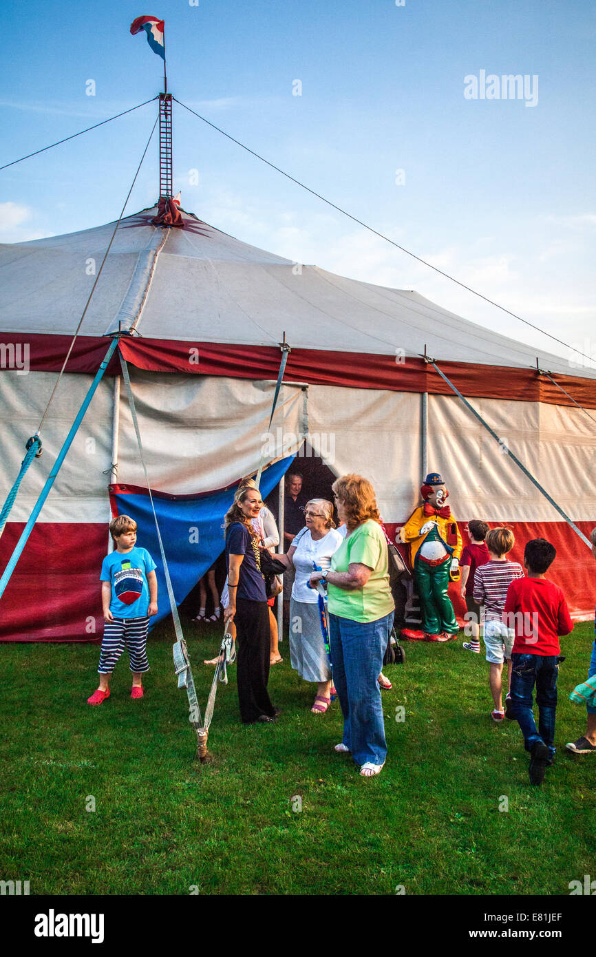Circus Ginnett a traditional family touring circus , Alresford ...