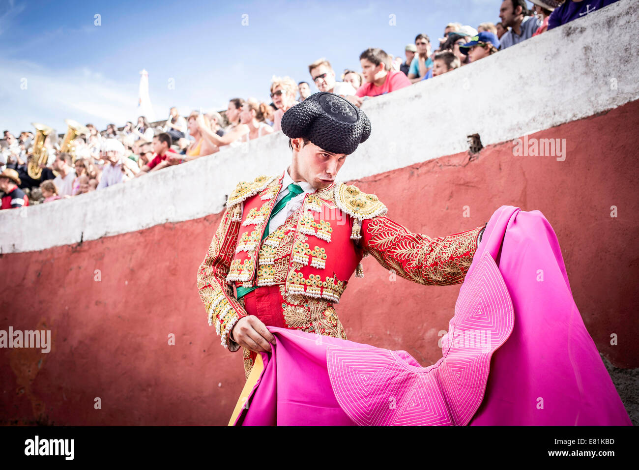 Matador in the arena performing a Veronica manouvre, bullfight, Barco ...