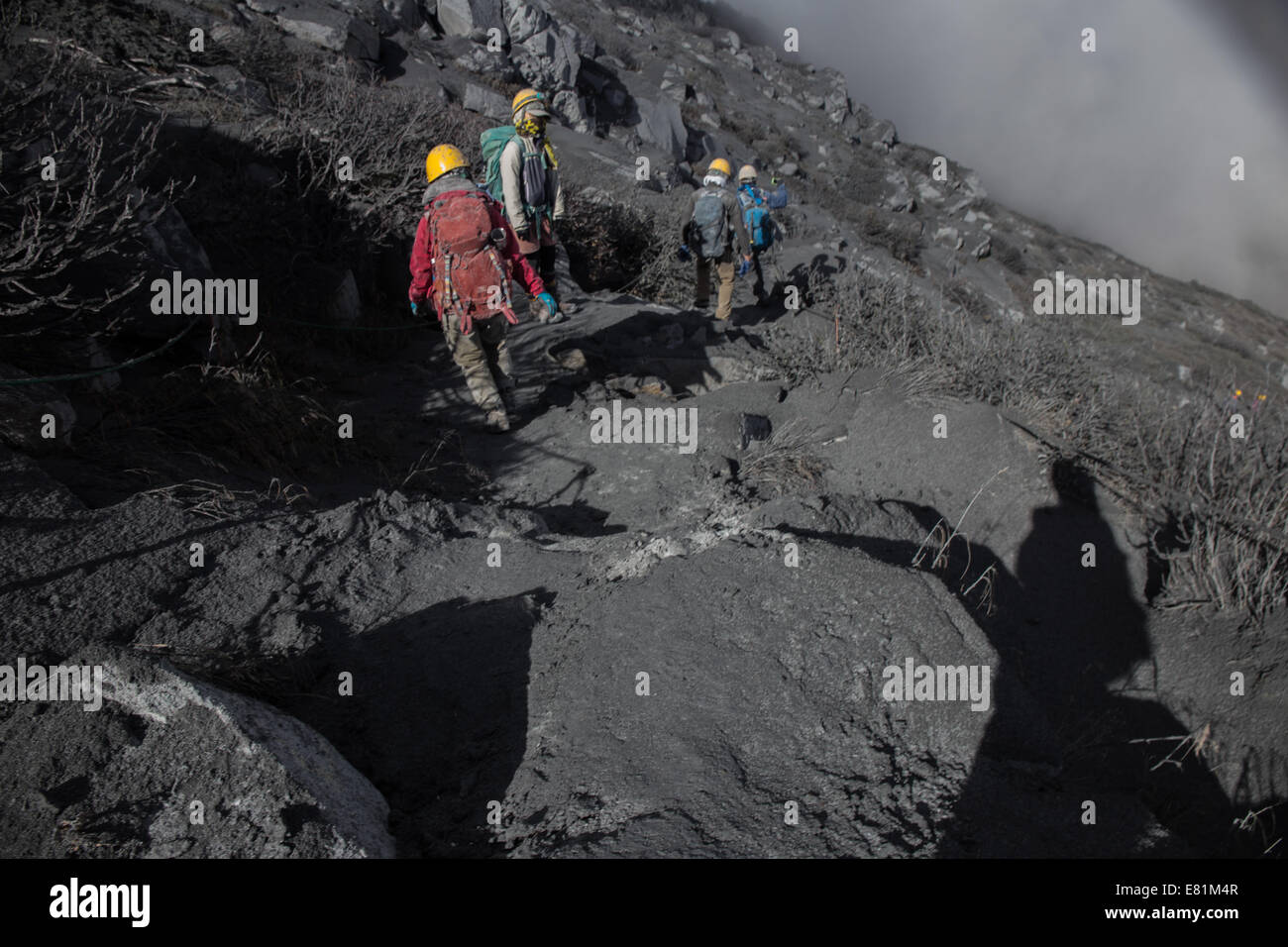 EXCLUSIVE CONTENT: Mount Ontake, September 27, 2014 - Eyewitness images ...