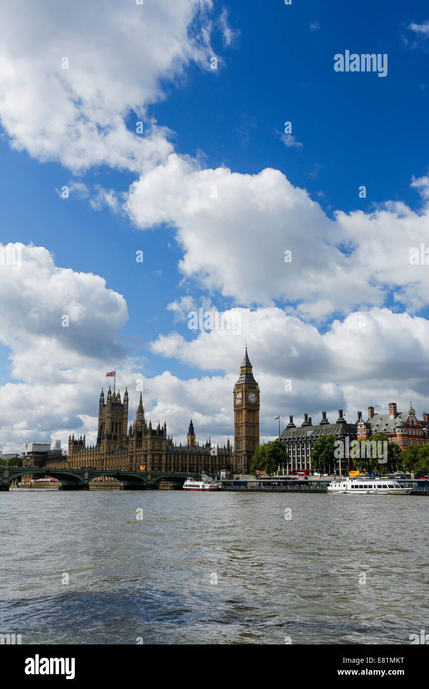 River Thames and the Palace of Westminster, Houses of Parliament ...
