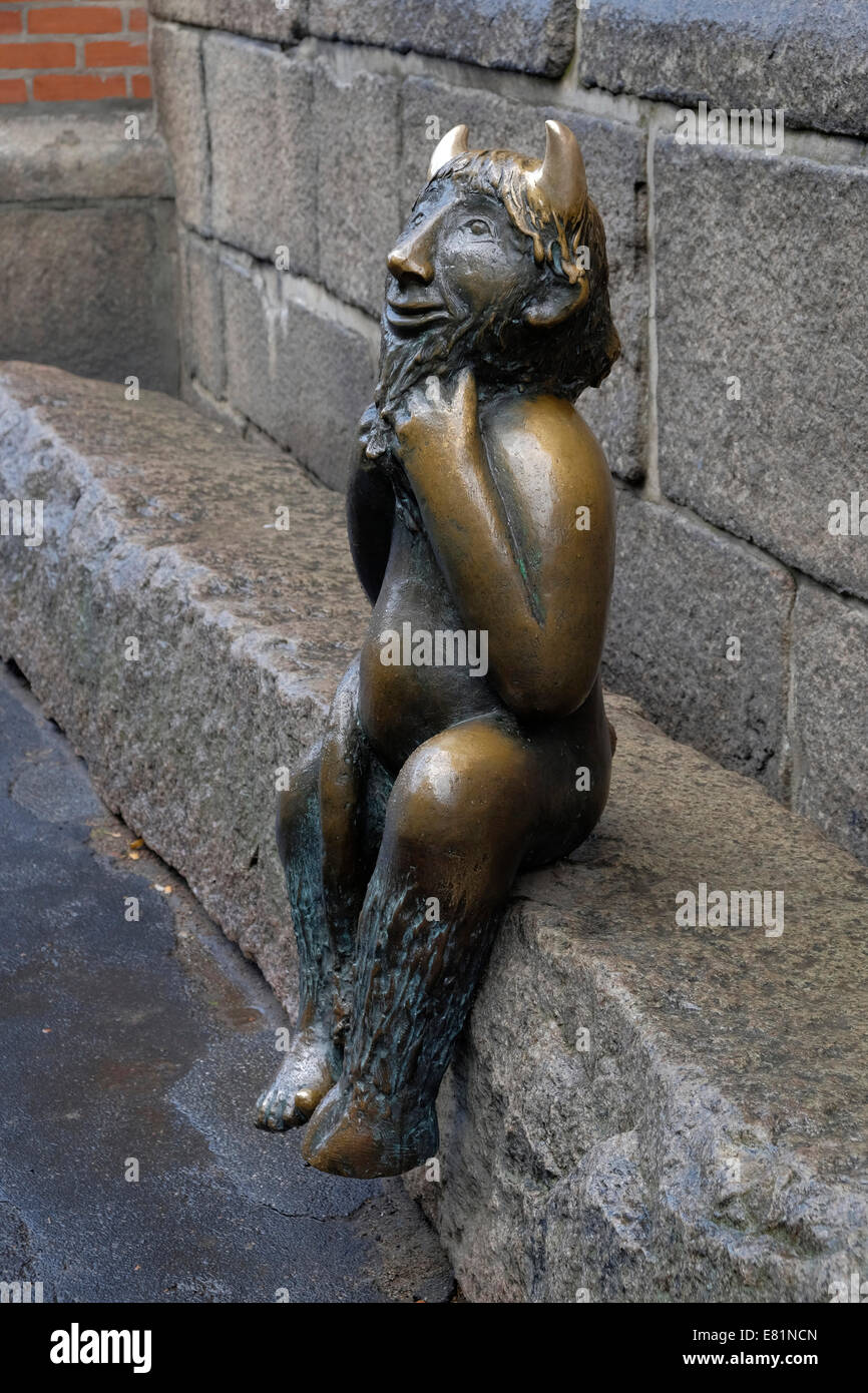 Sculpture sitting on the stone hi-res stock photography and images - Alamy