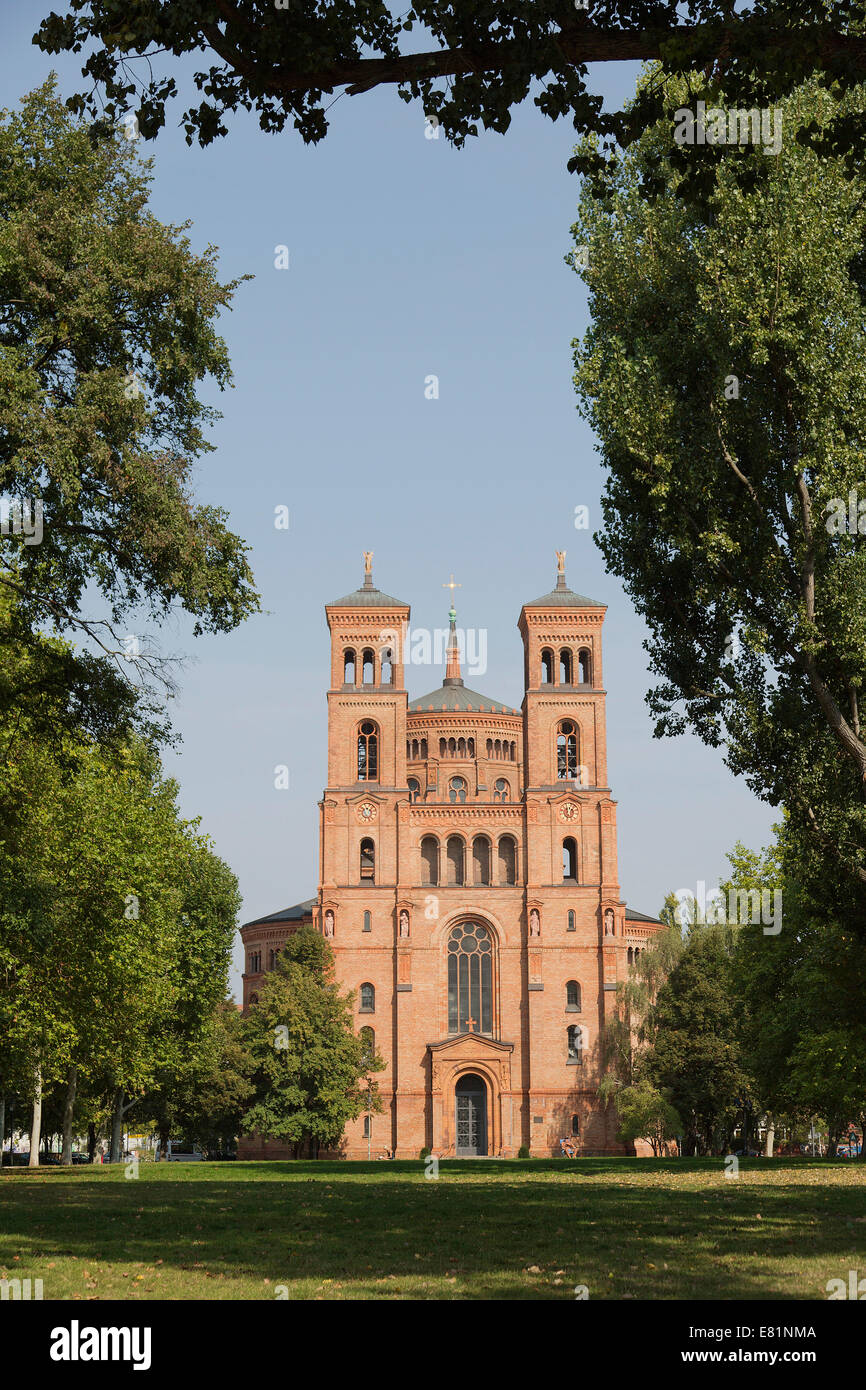 St thomas square hi-res stock photography and images - Alamy
