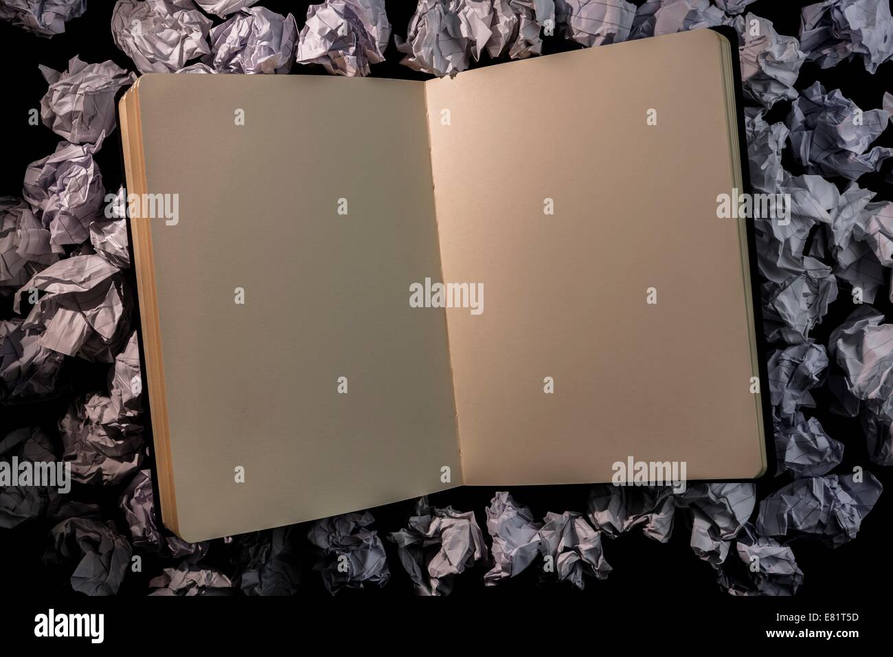 Blank notepad paper hi-res stock photography and images - Alamy