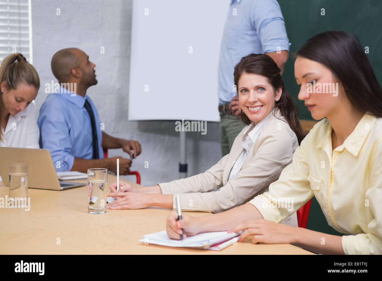 Asian business people room presentation hi-res stock photography and ...