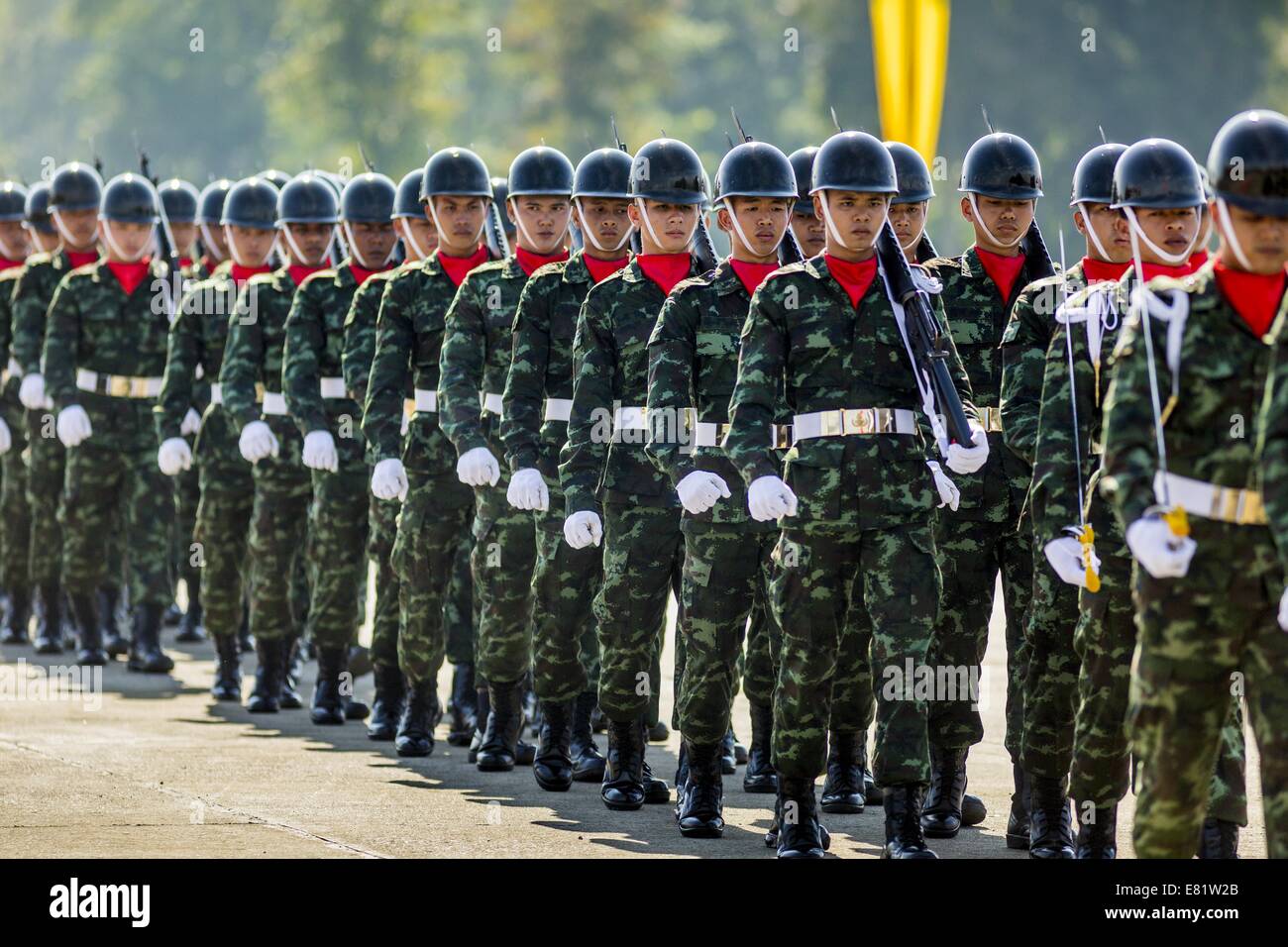 Nakhon Nayok, Thailand. 29th Sep, 2014. Thai soldiers march onto the ...
