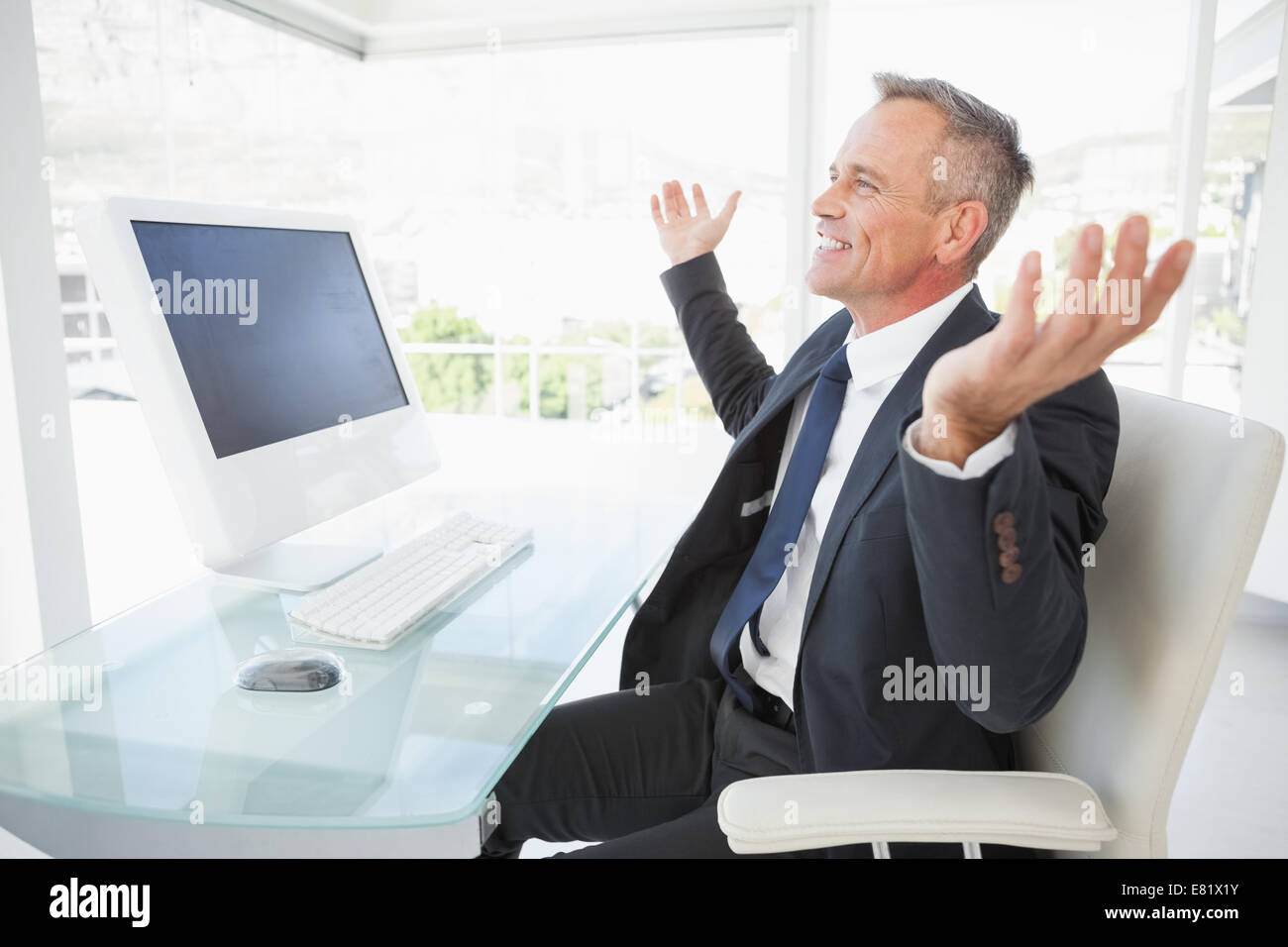 Mature businessman happy good hi-res stock photography and images - Alamy