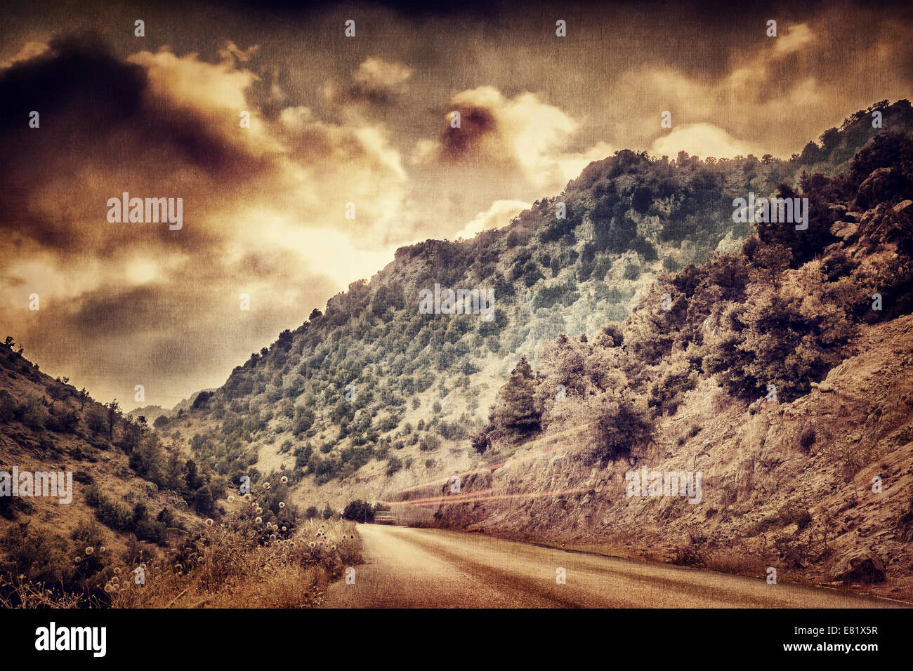 Beautiful scenery between mountains hi-res stock photography and images ...