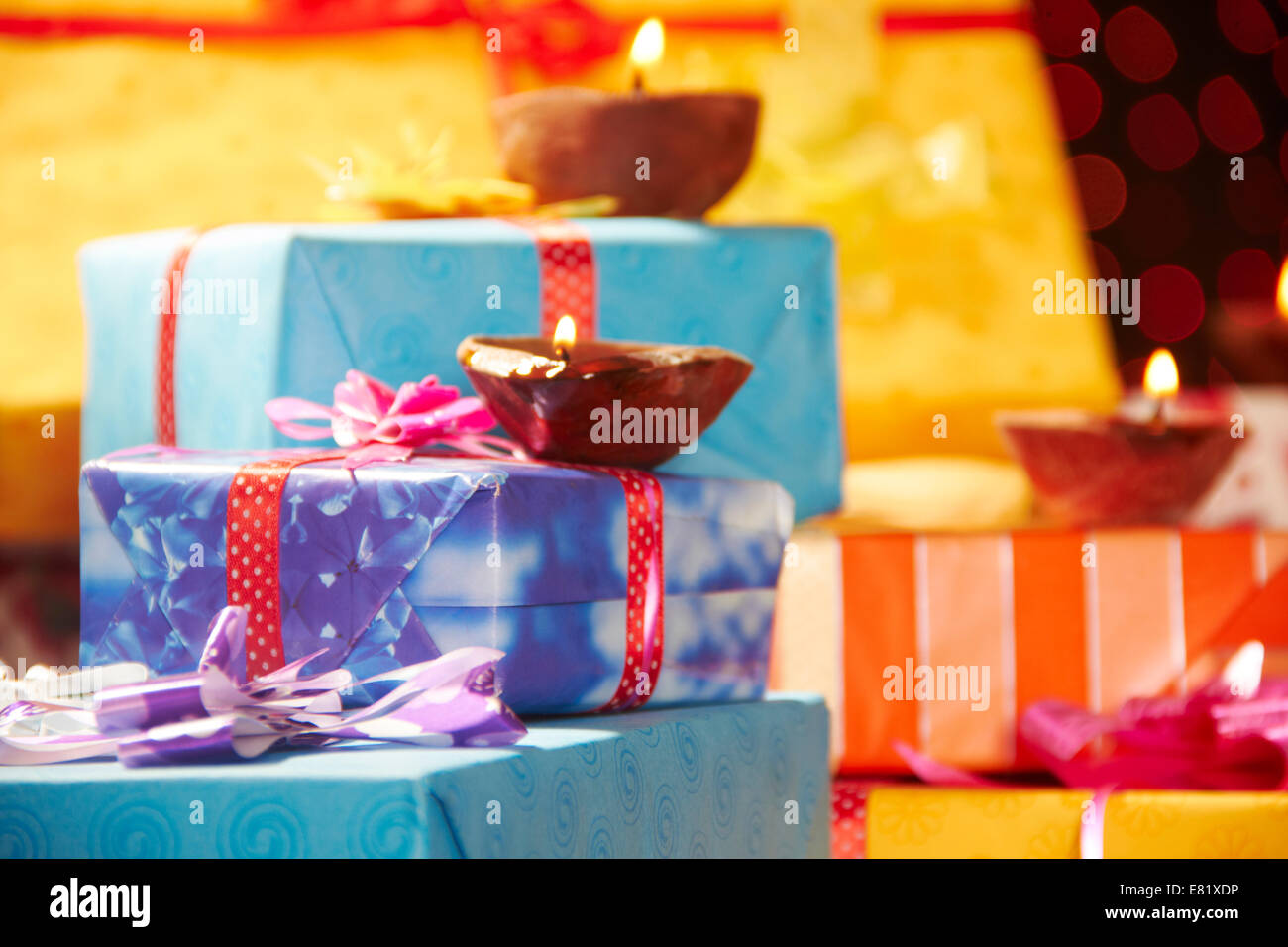 Gift wrapped indian wedding presents hi-res stock photography and ...