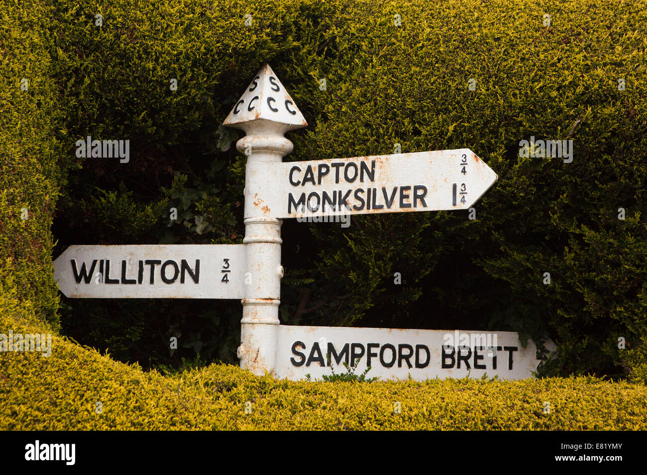 The village road sign hi-res stock photography and images - Alamy