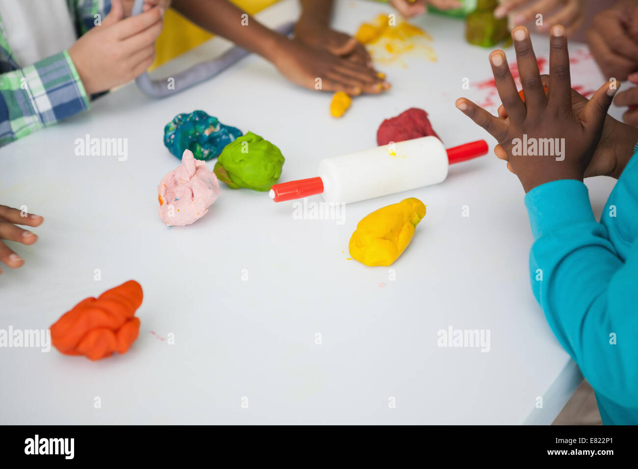 Children doing arts and crafts Stock Photo - Alamy