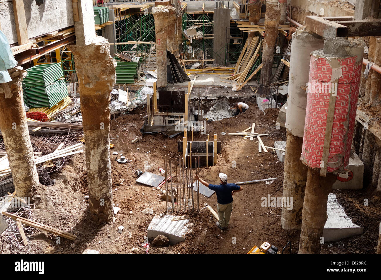 Construction workers work construction site hi-res stock photography ...
