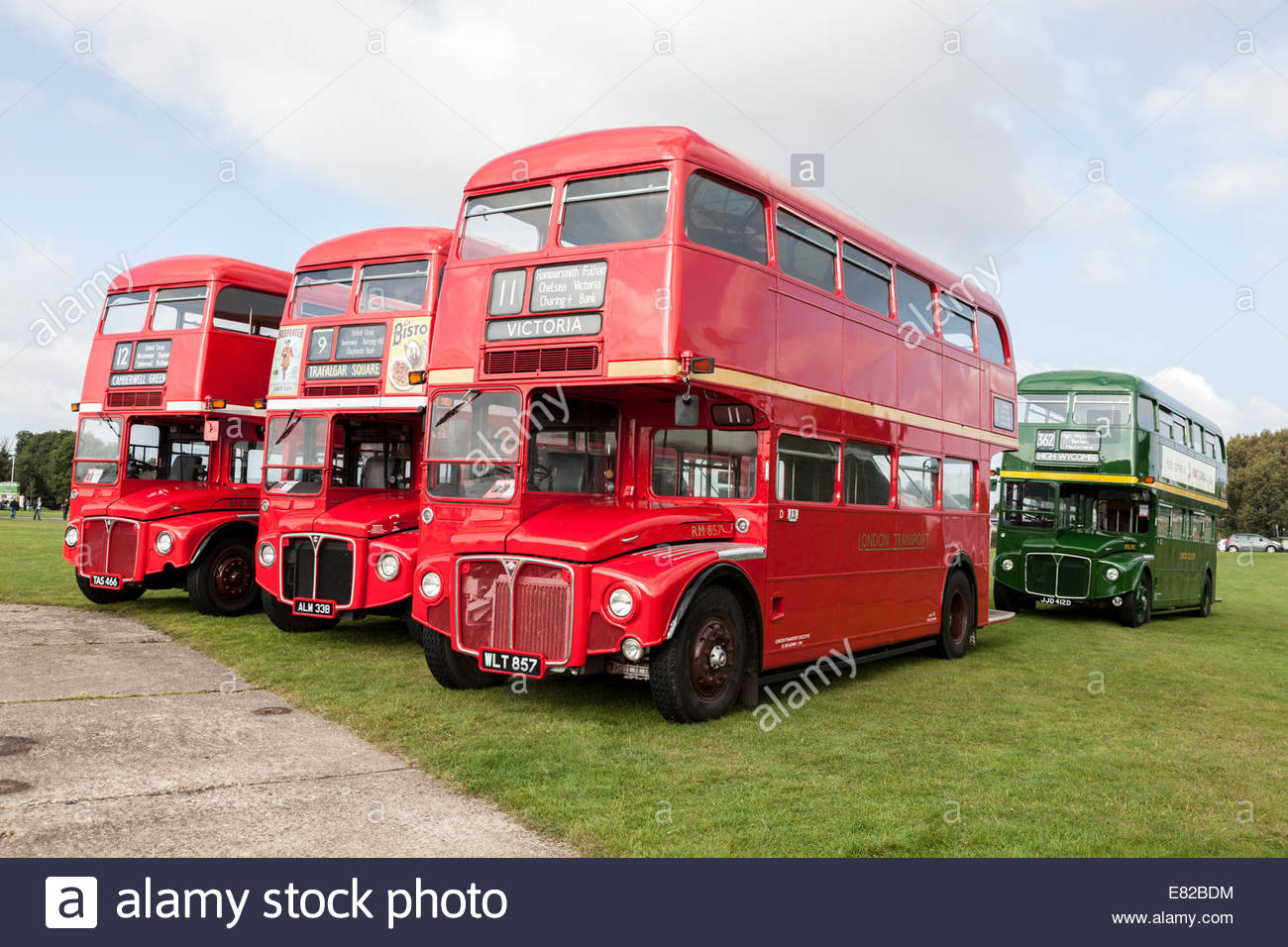 Greenline Bus High Resolution Stock Photography and Images - Alamy