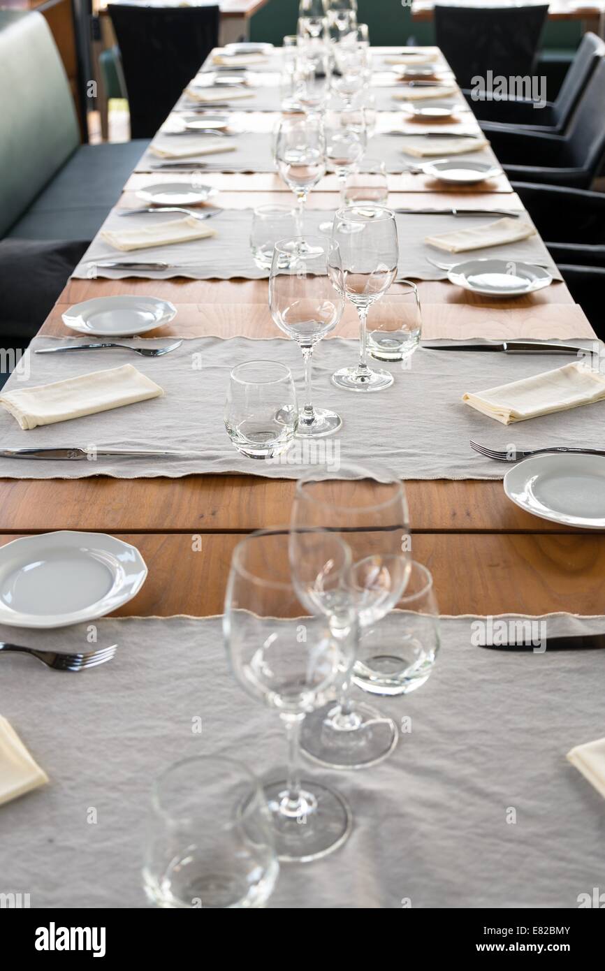 Elegant table set Stock Photo - Alamy