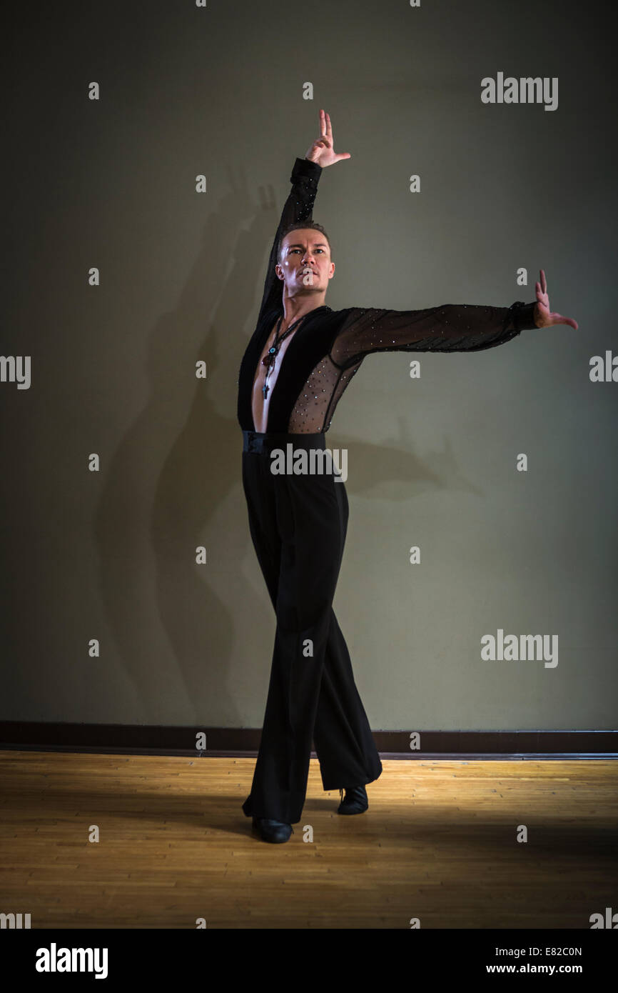 Man standing arms stretched out hi-res stock photography and images - Alamy