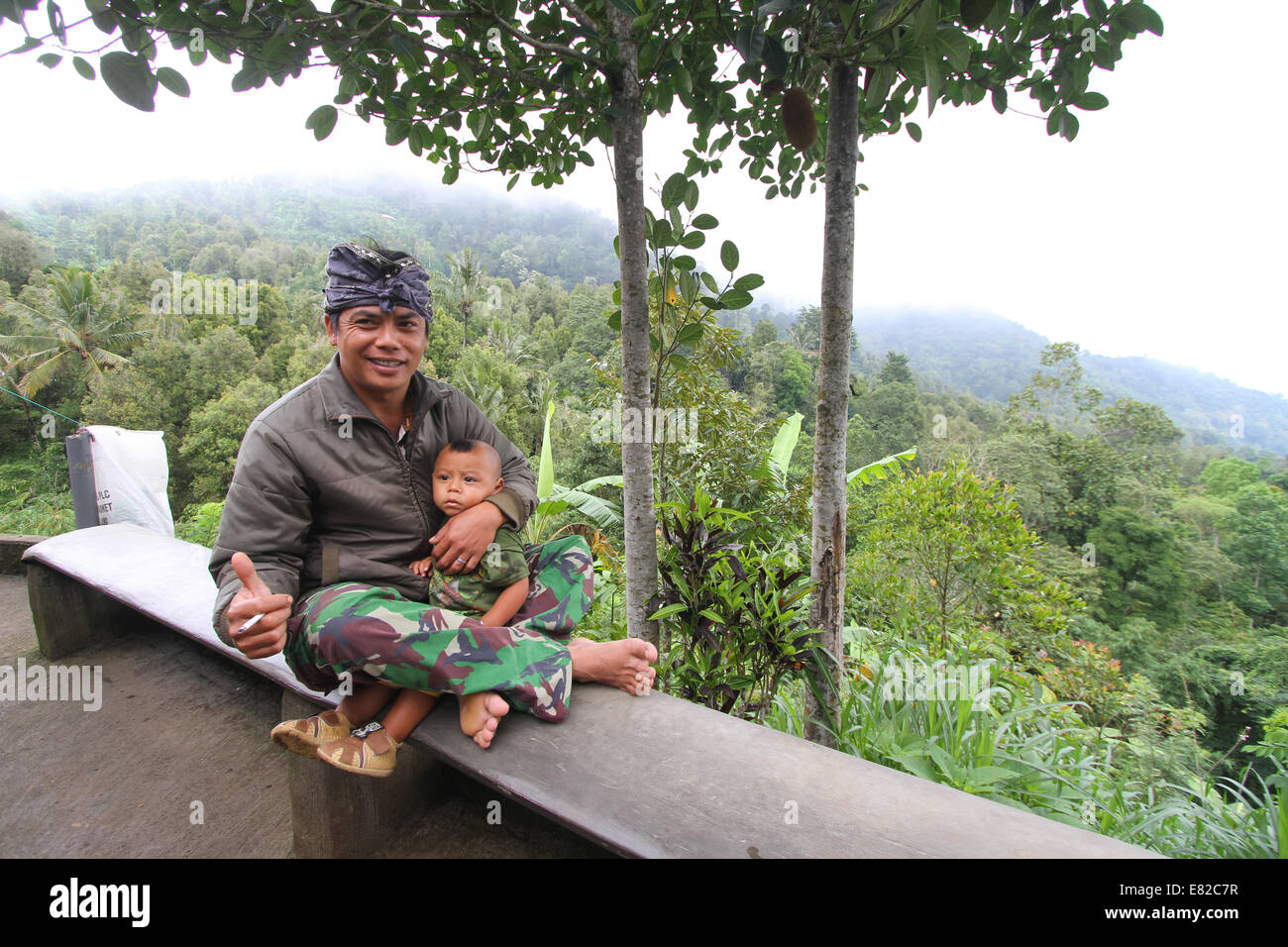 Indonesian family hi-res stock photography and images - Alamy