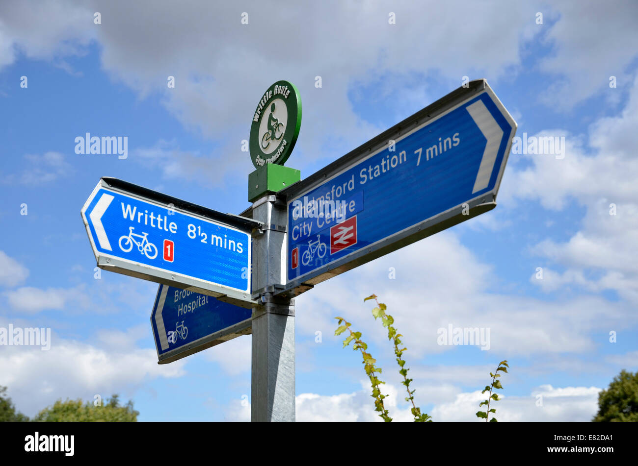 A National Cycling route sign in Chelmsford, Essex Stock Photo - Alamy