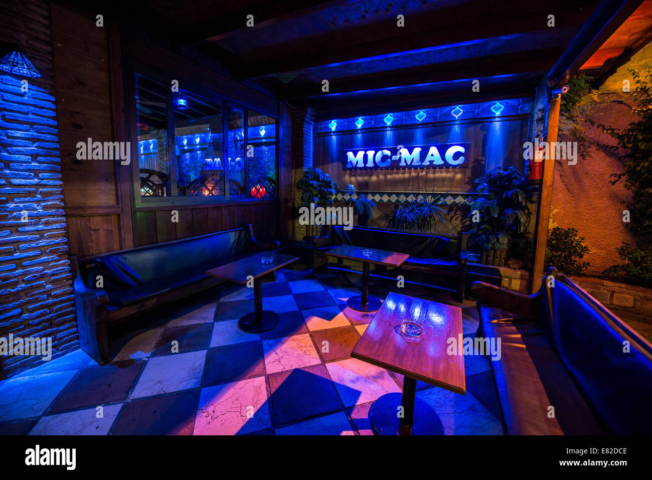 Red disco nightclub dance floor hi-res stock photography and images - Alamy
