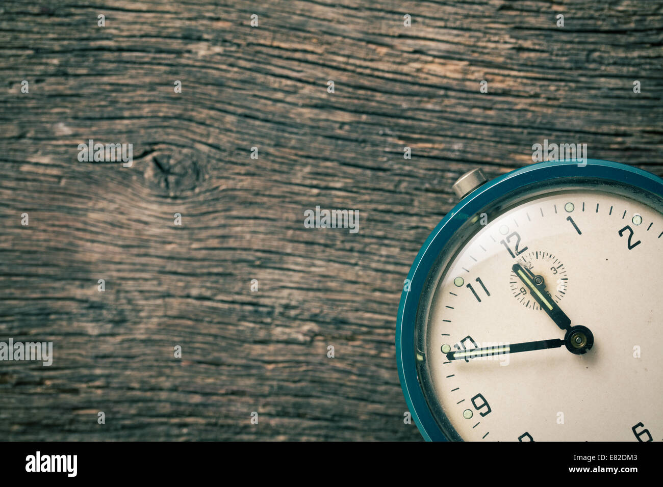 Wooden analog clock hi-res stock photography and images - Alamy