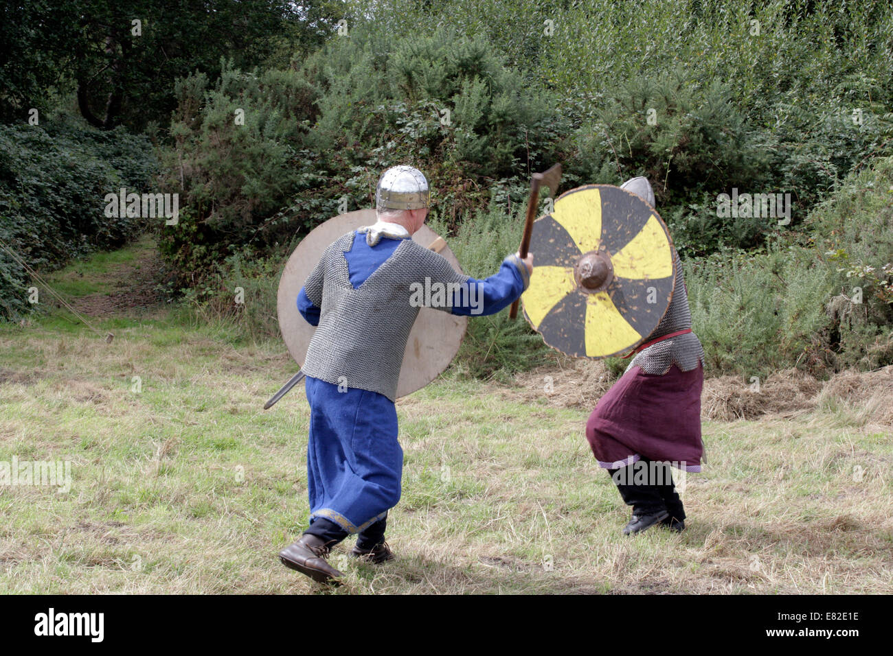 Medieval combat hi-res stock photography and images - Alamy