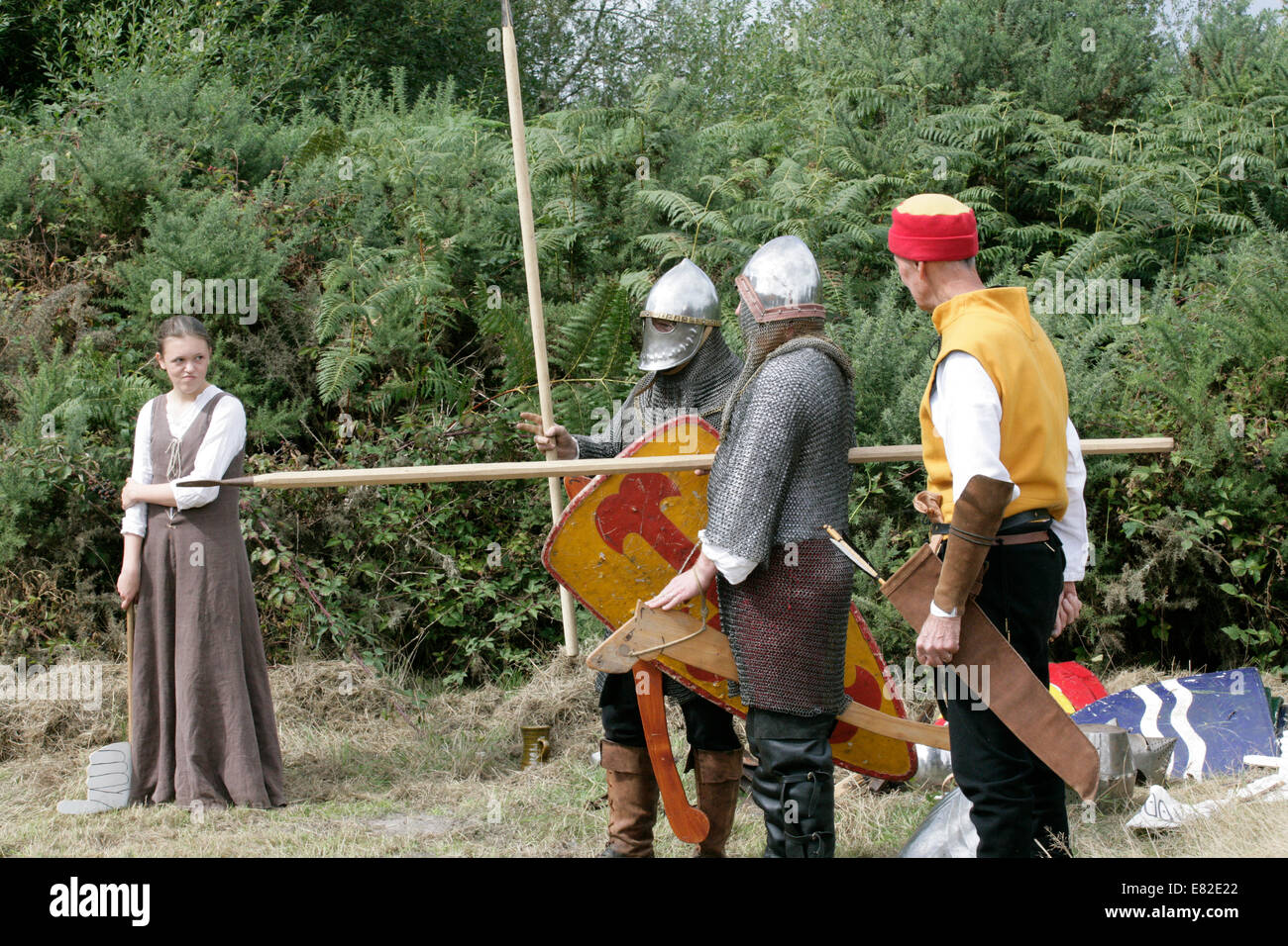 medieval soldiers fighting Stock Photo - Alamy
