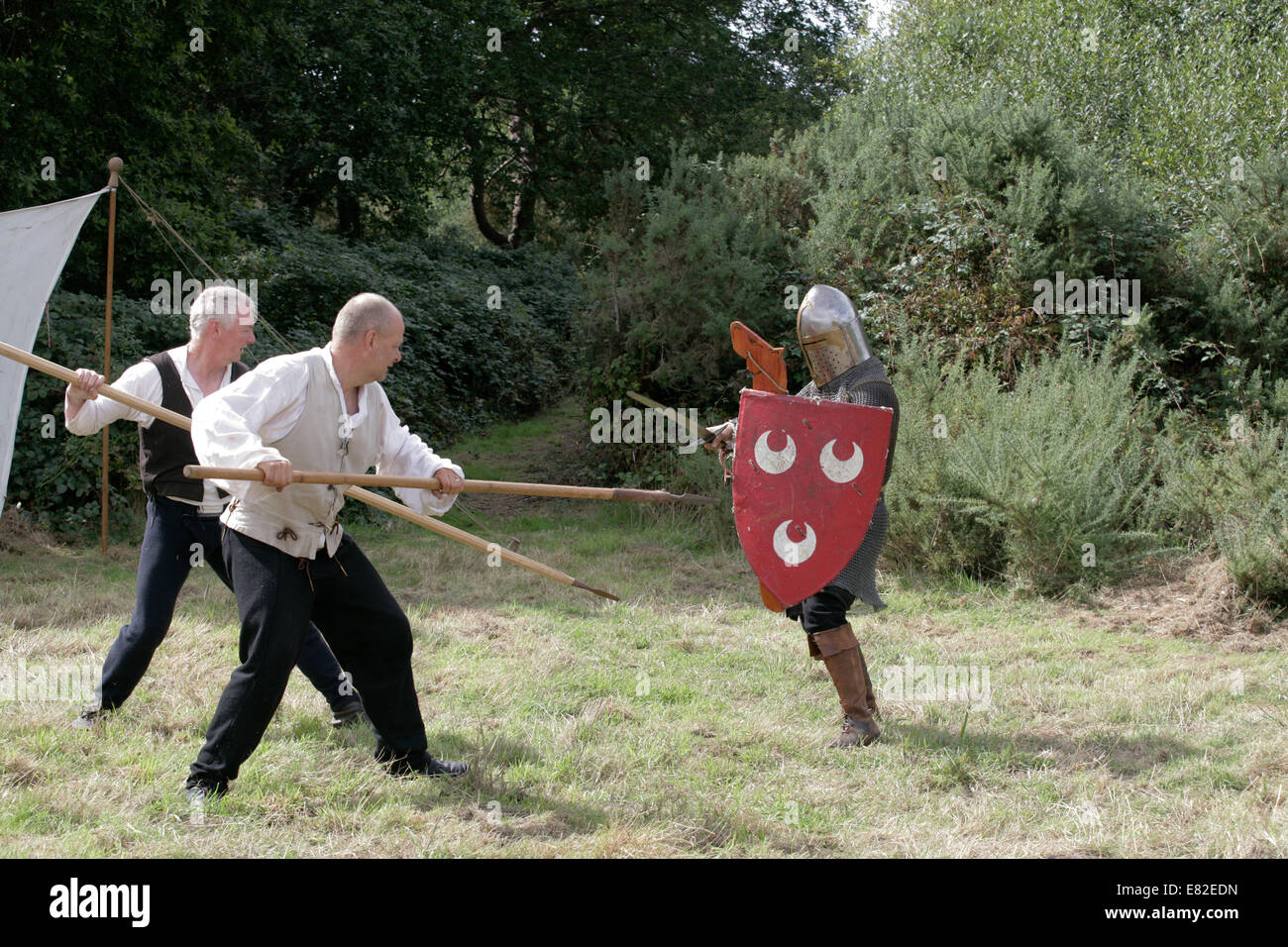 medieval soldiers fighting Stock Photo - Alamy