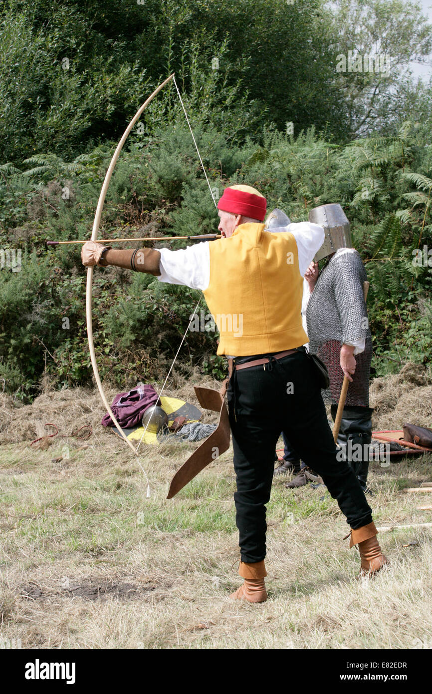 Battle of agincourt archer hi-res stock photography and images - Alamy