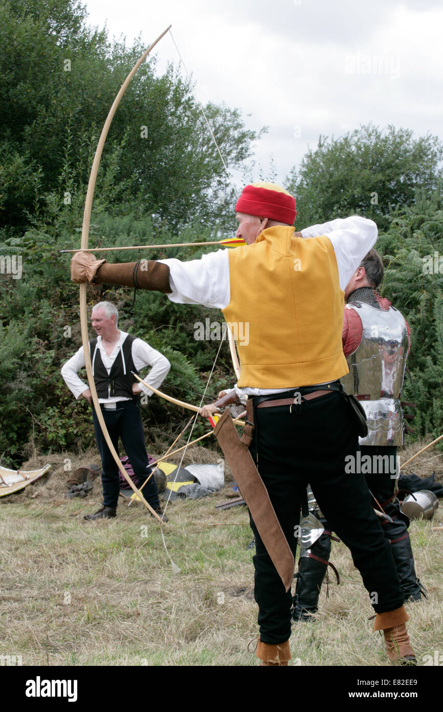 Medieval fair archery hi-res stock photography and images - Alamy