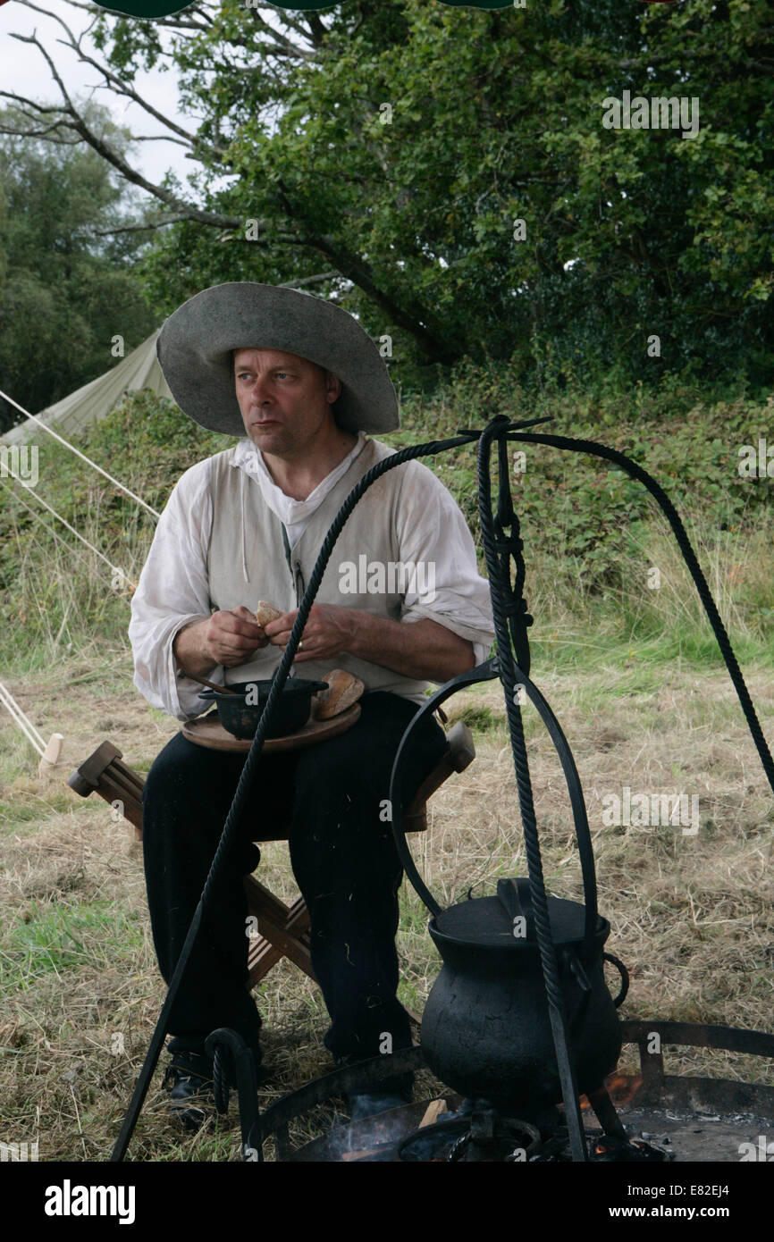Medieval peasant costume hi-res stock photography and images - Alamy