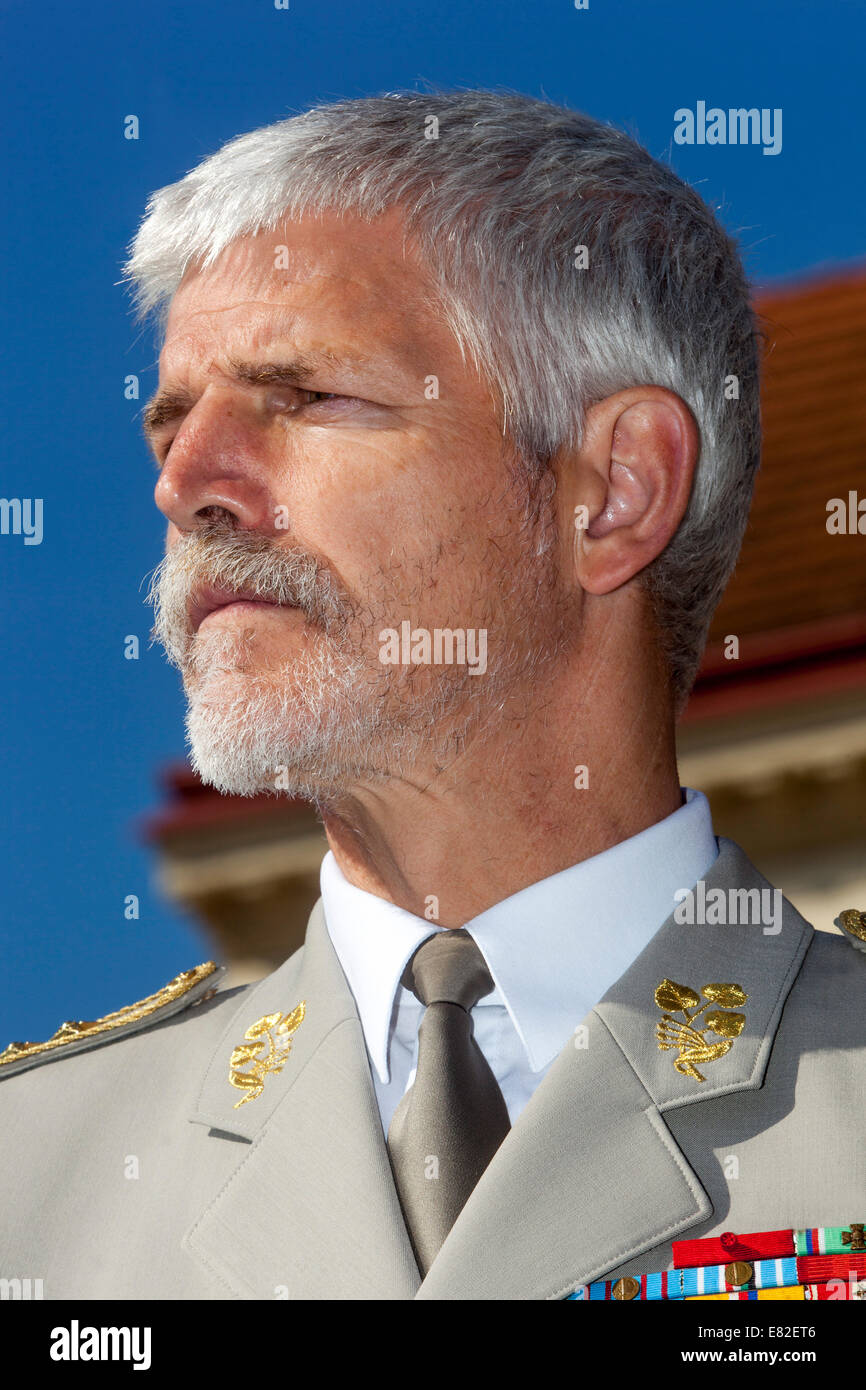 Former military general hi-res stock photography and images - Alamy