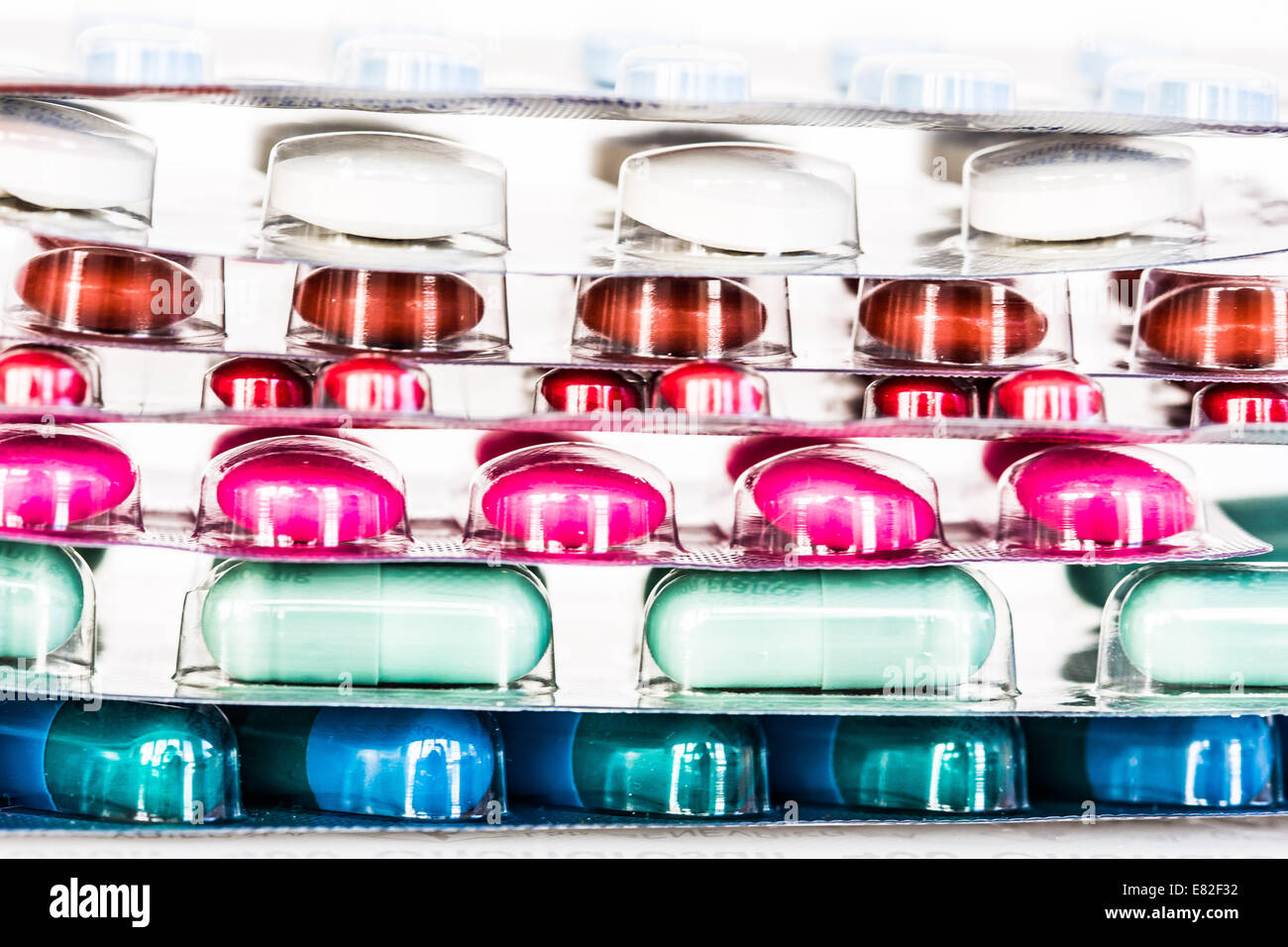 Capsules and tablets Stock Photo - Alamy