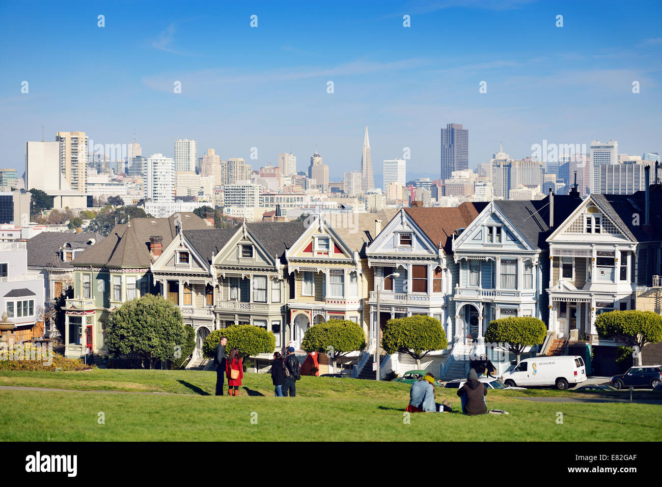 USA, California, San Francisco, Victorian houses at Alamo Square in ...