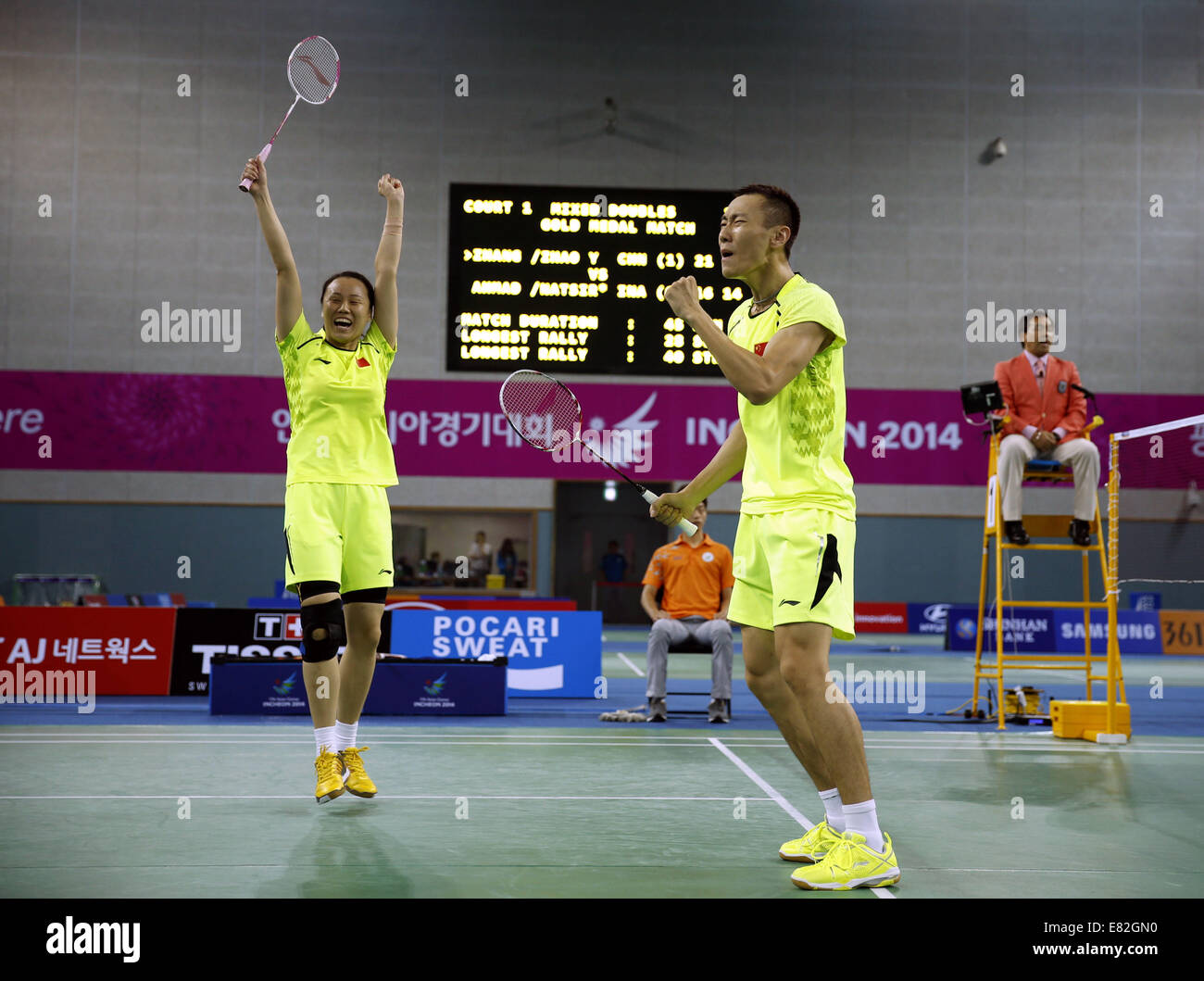 Incheon, South Korea. 29th Sep, 2014. Zhang Nan (R) and Zhao Yunlei of ...