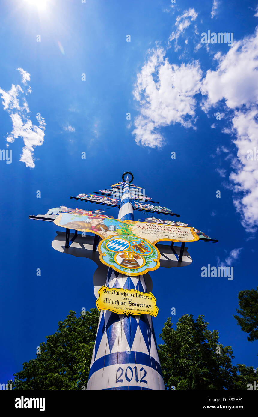 Munich maypole hi-res stock photography and images - Alamy