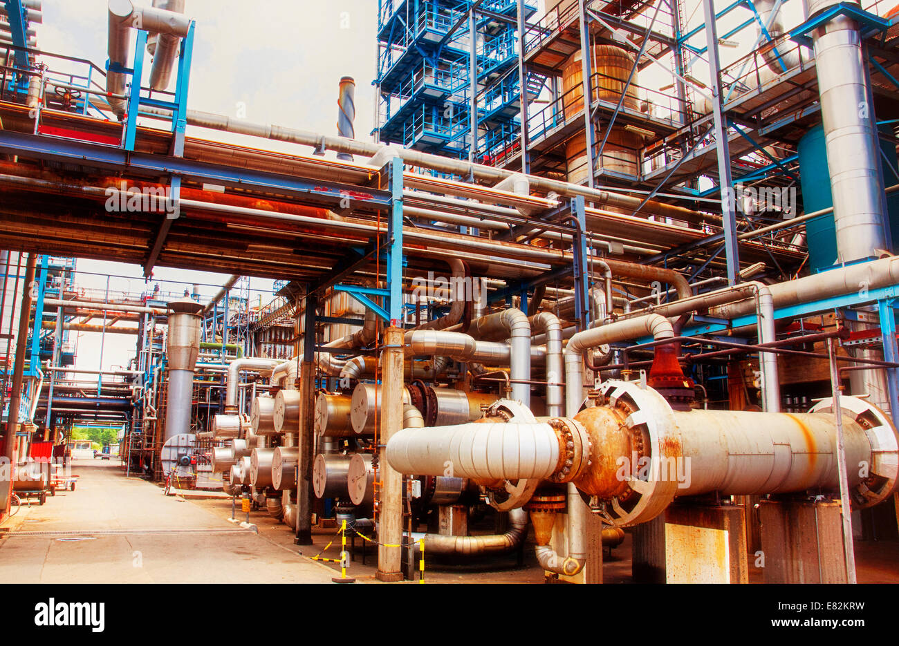Refinery industry main pipelines station hi-res stock photography and ...