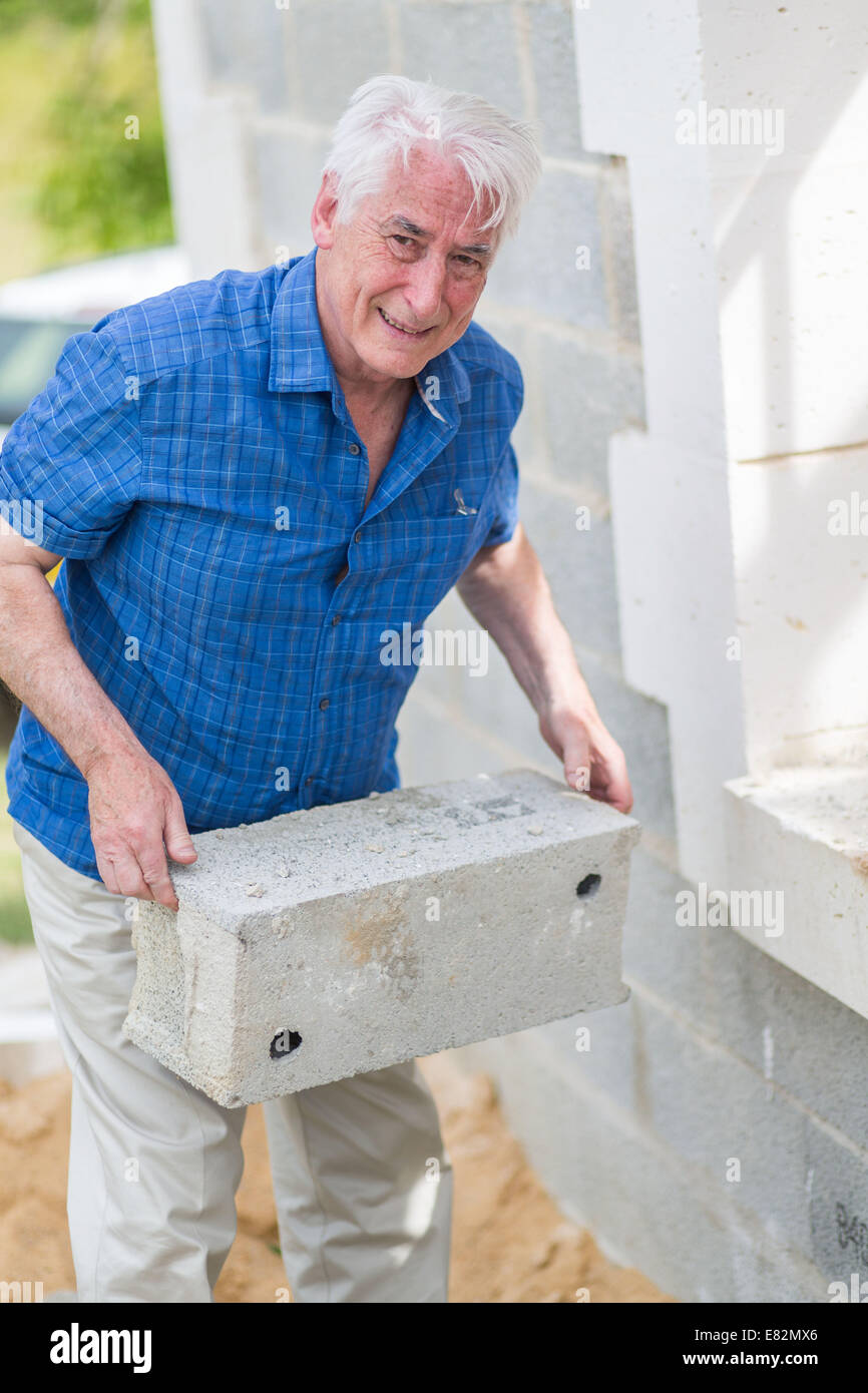Cinderblock construction hi-res stock photography and images - Alamy