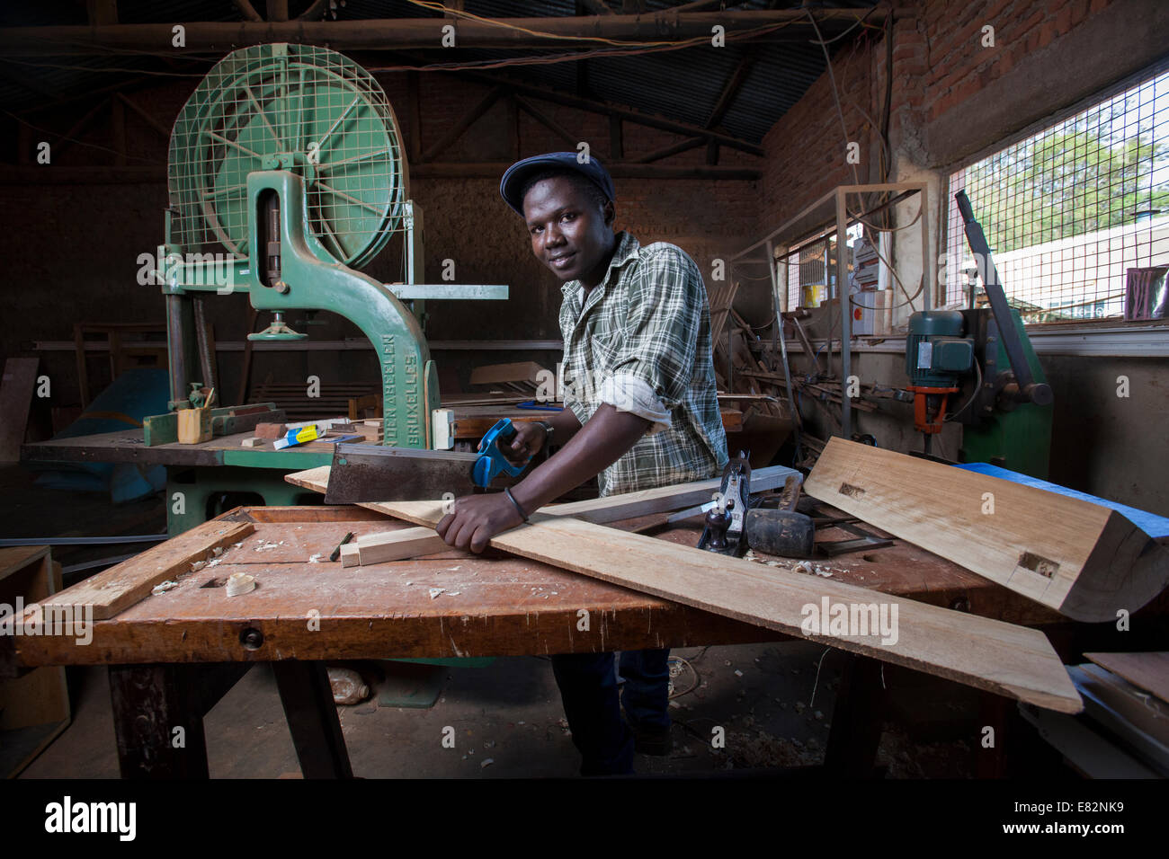 Carpentry workshop man africa hi-res stock photography and images - Alamy