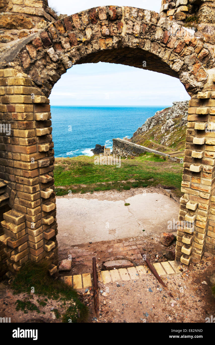 The botallack mines hi-res stock photography and images - Alamy