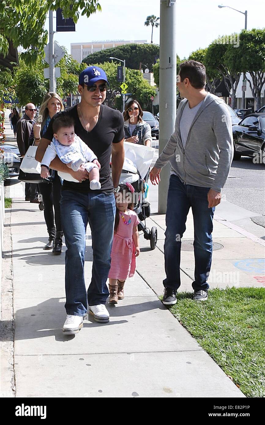 Mario Lopez with his wife Courtney Mazza and family, Gia and Dominic go ...