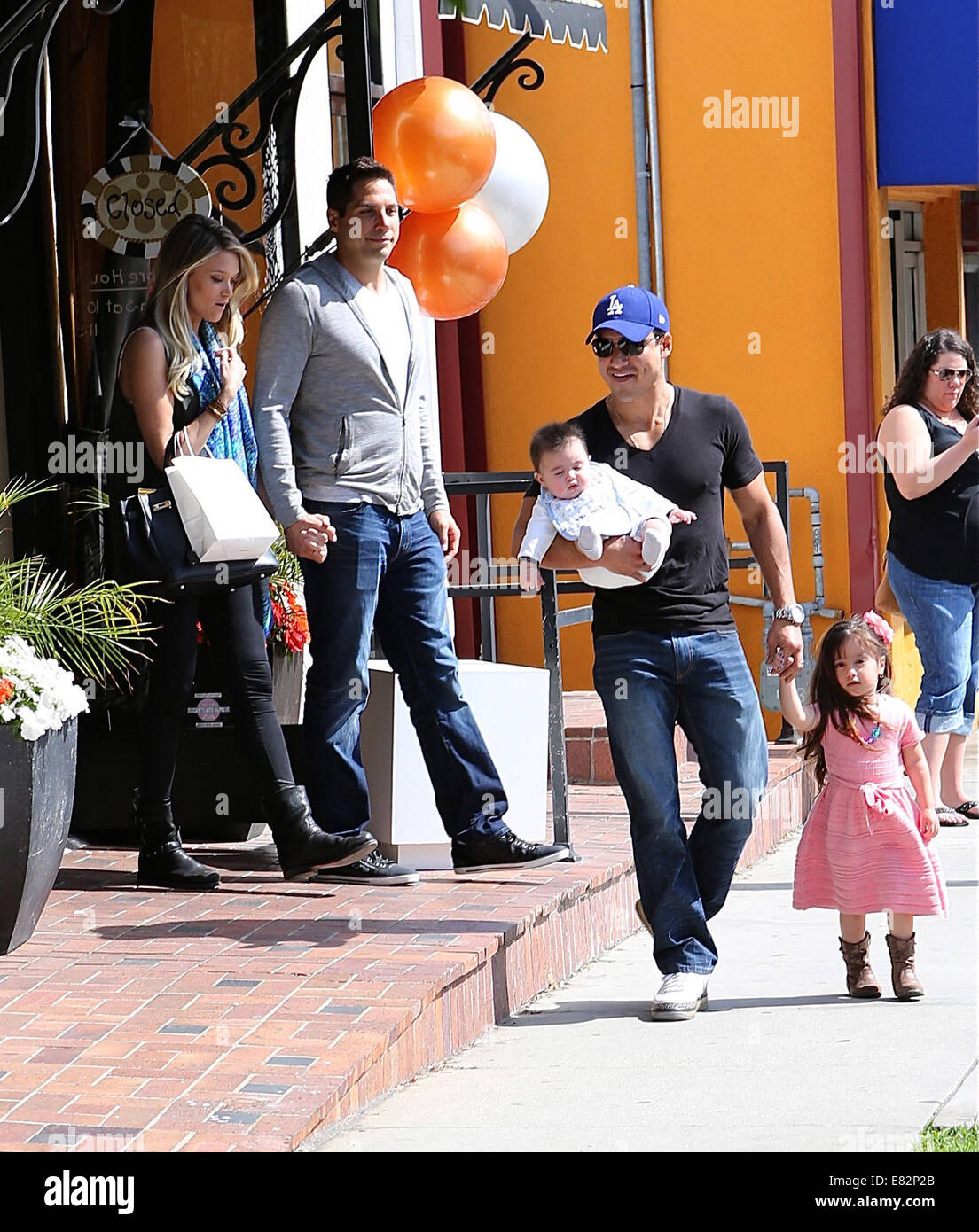 Mario Lopez with his wife Courtney Mazza and family, Gia and Dominic go ...