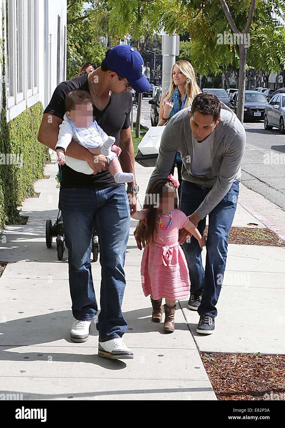 Mario Lopez with his wife Courtney Mazza and family, Gia and Dominic go ...