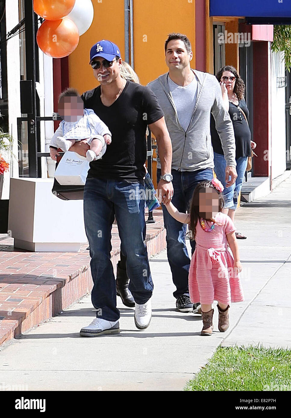 Mario Lopez with his wife Courtney Mazza and family, Gia and Dominic go ...