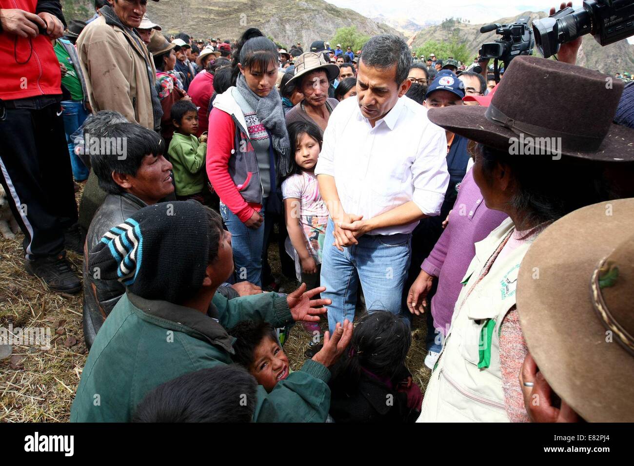 Paruro, Peru. 28th Sep, 2014. Peruvian President Ollanta Humala (C ...