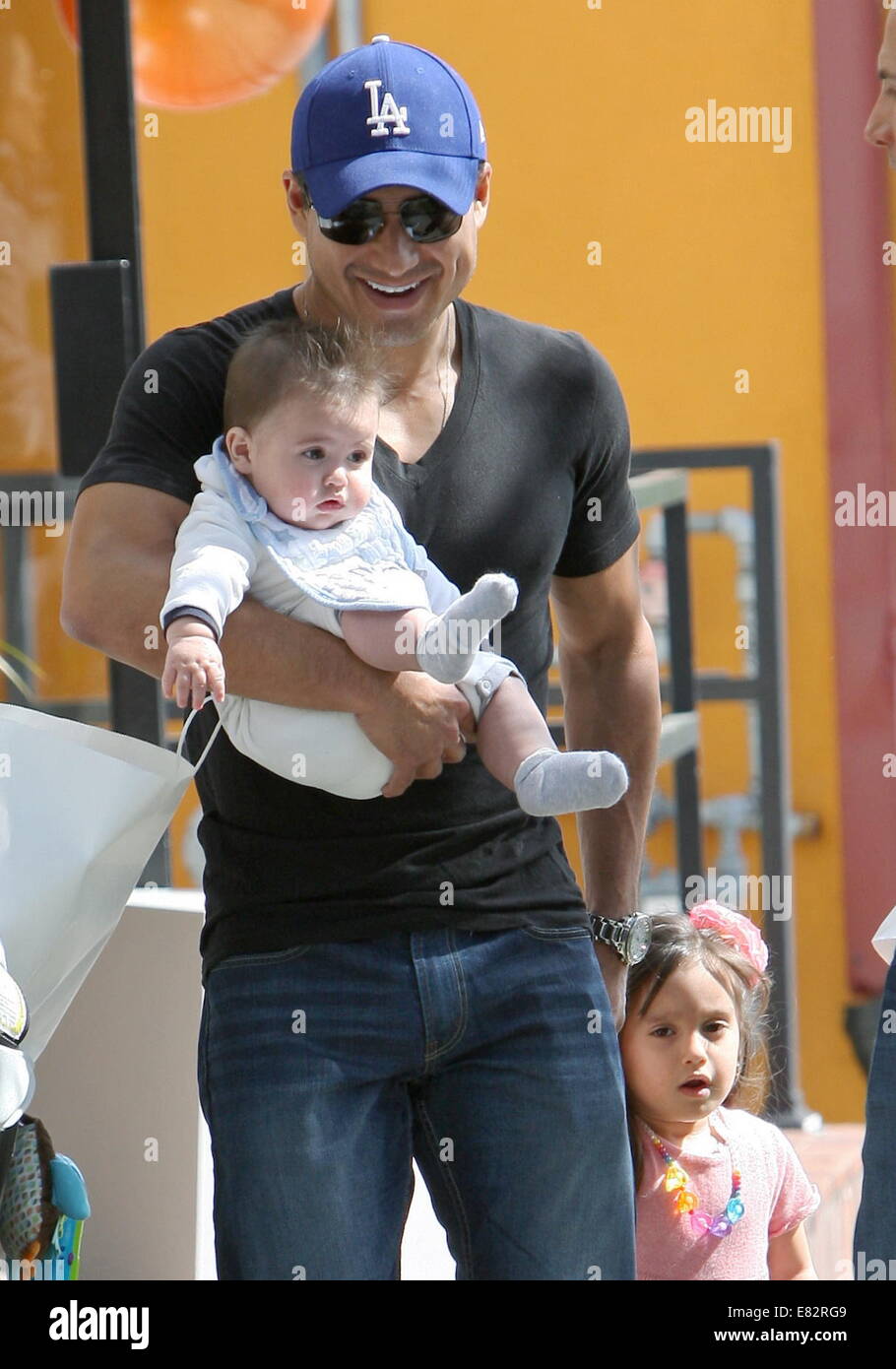 Mario Lopez with his wife Courtney Mazza and family, Gia and Dominic go ...