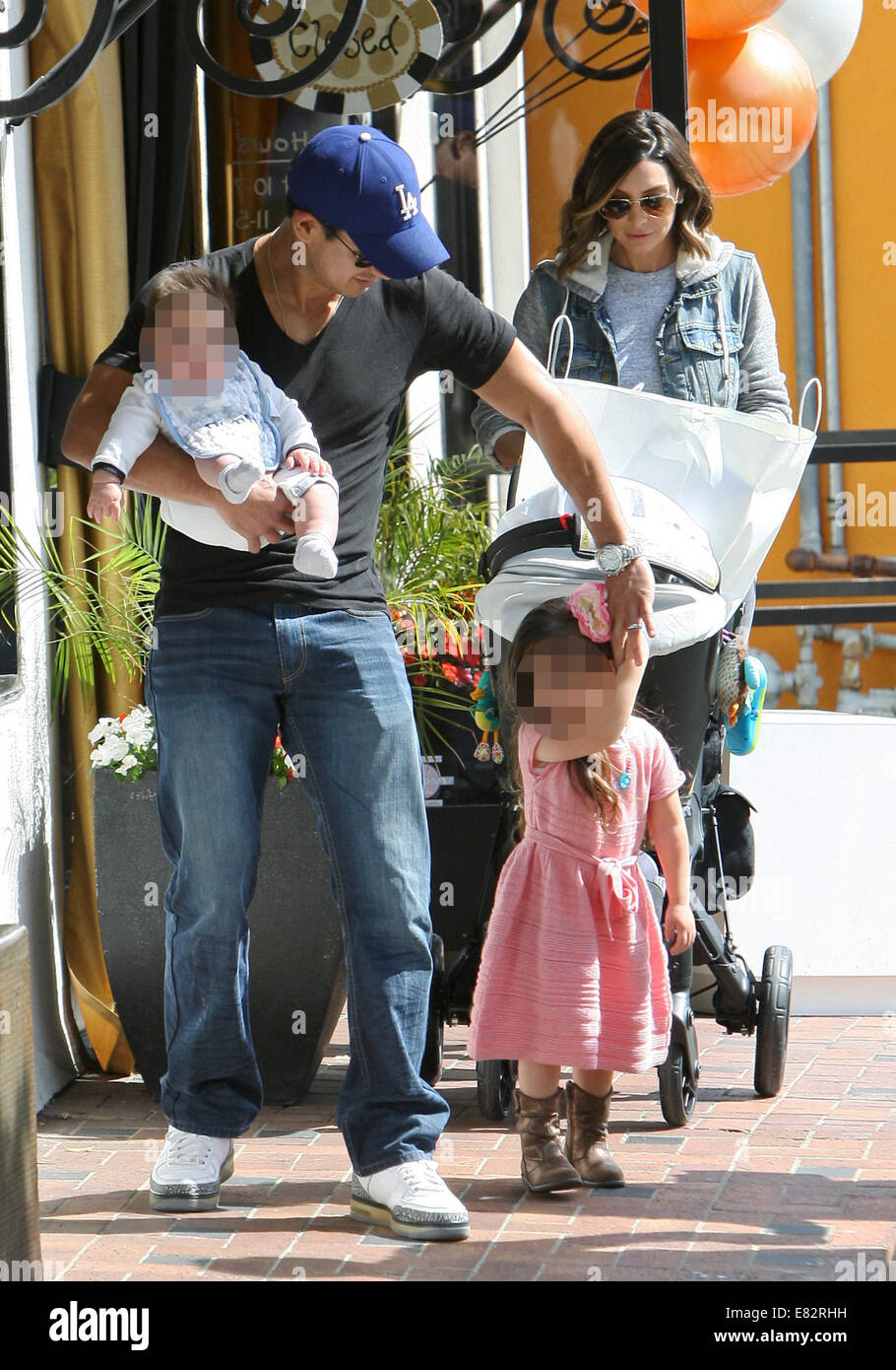 Mario Lopez with his wife Courtney Mazza and family, Gia and Dominic go ...