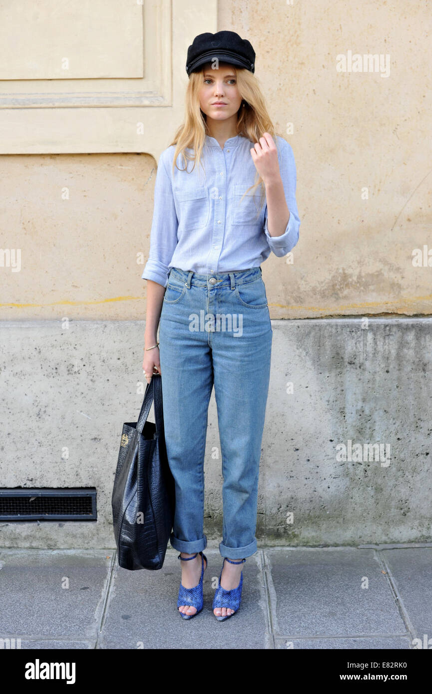Paris, France. 27th September, 2014. Alexandra Carl arriving at the ...