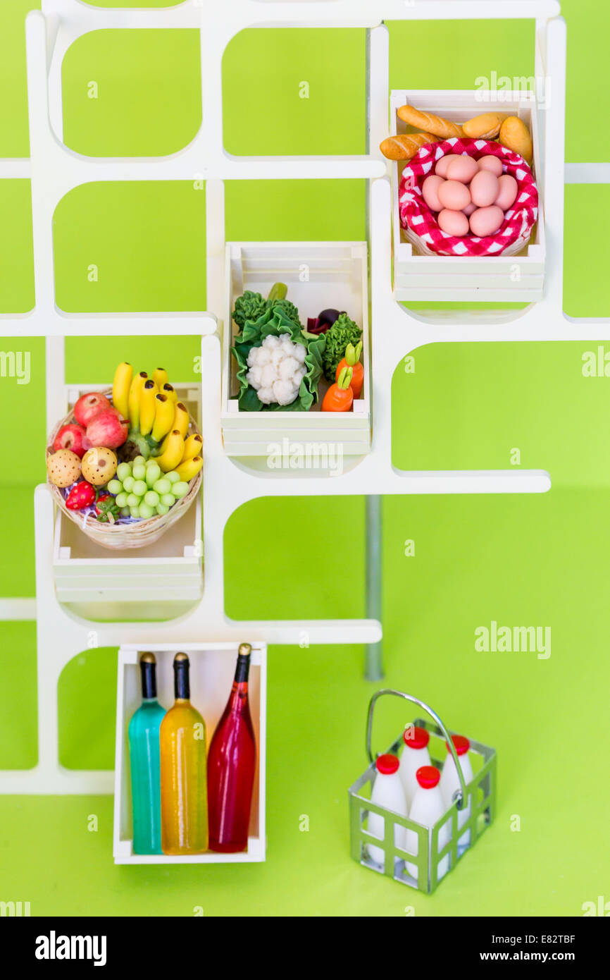 Milk bottle grocery store hi-res stock photography and images - Alamy